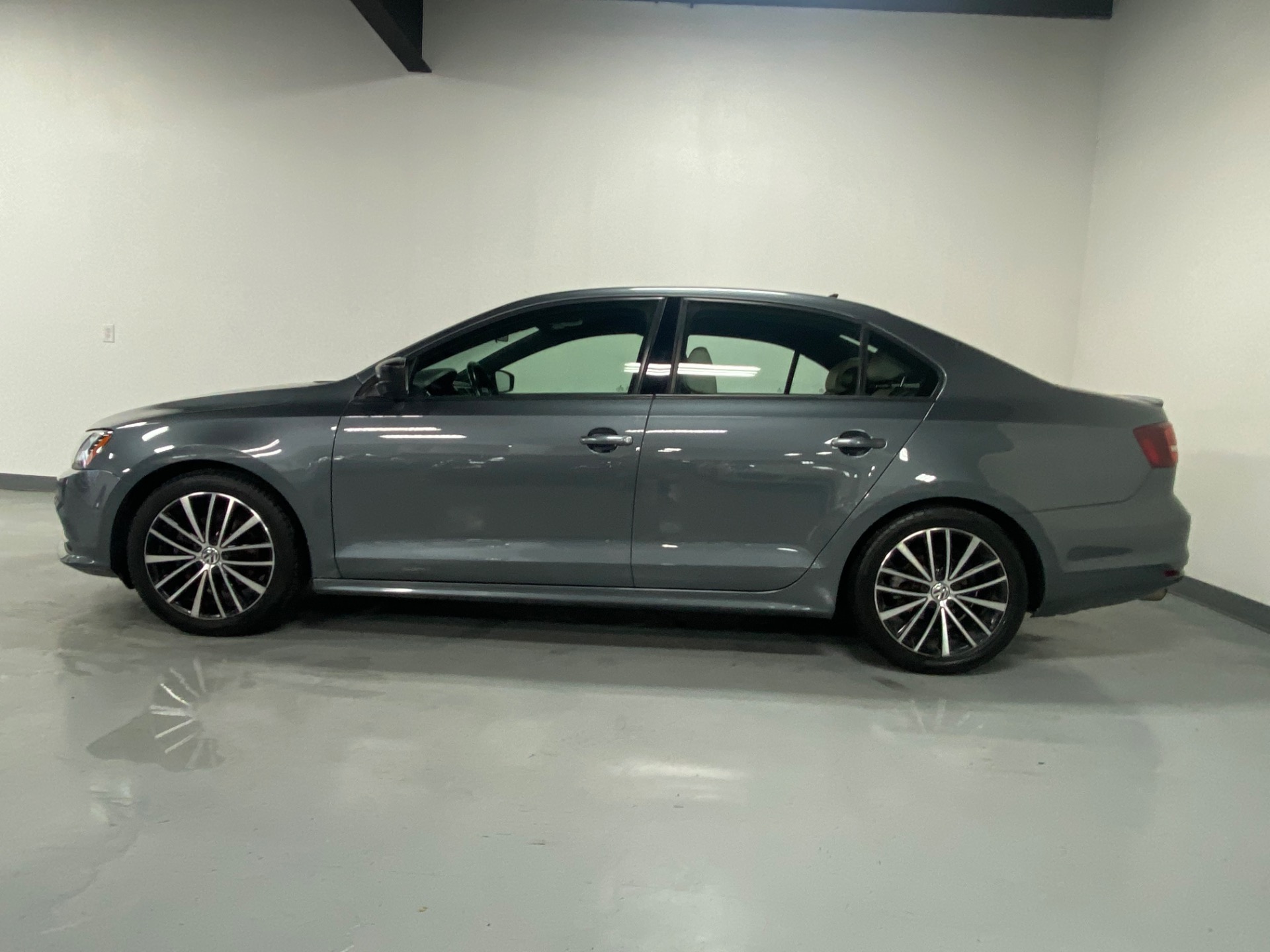 Used 2016 Platinum Gray Metallic Volkswagen Jetta 1.8T SPORT PZEV 1.8T ...