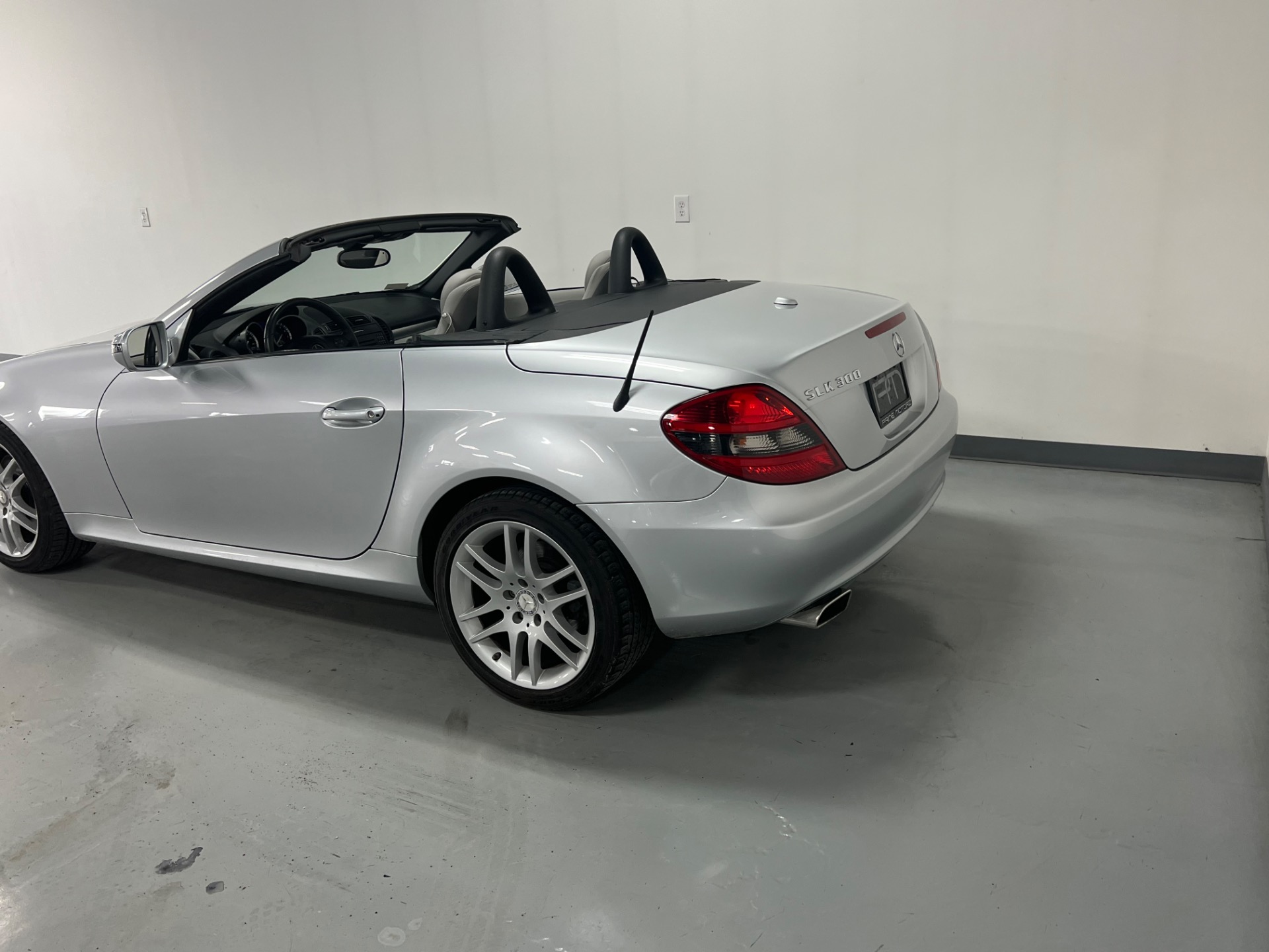 Used 2009 Iridium Silver Metallic Mercedes-Benz SLK 300 2DR CONVERTIBLE ...