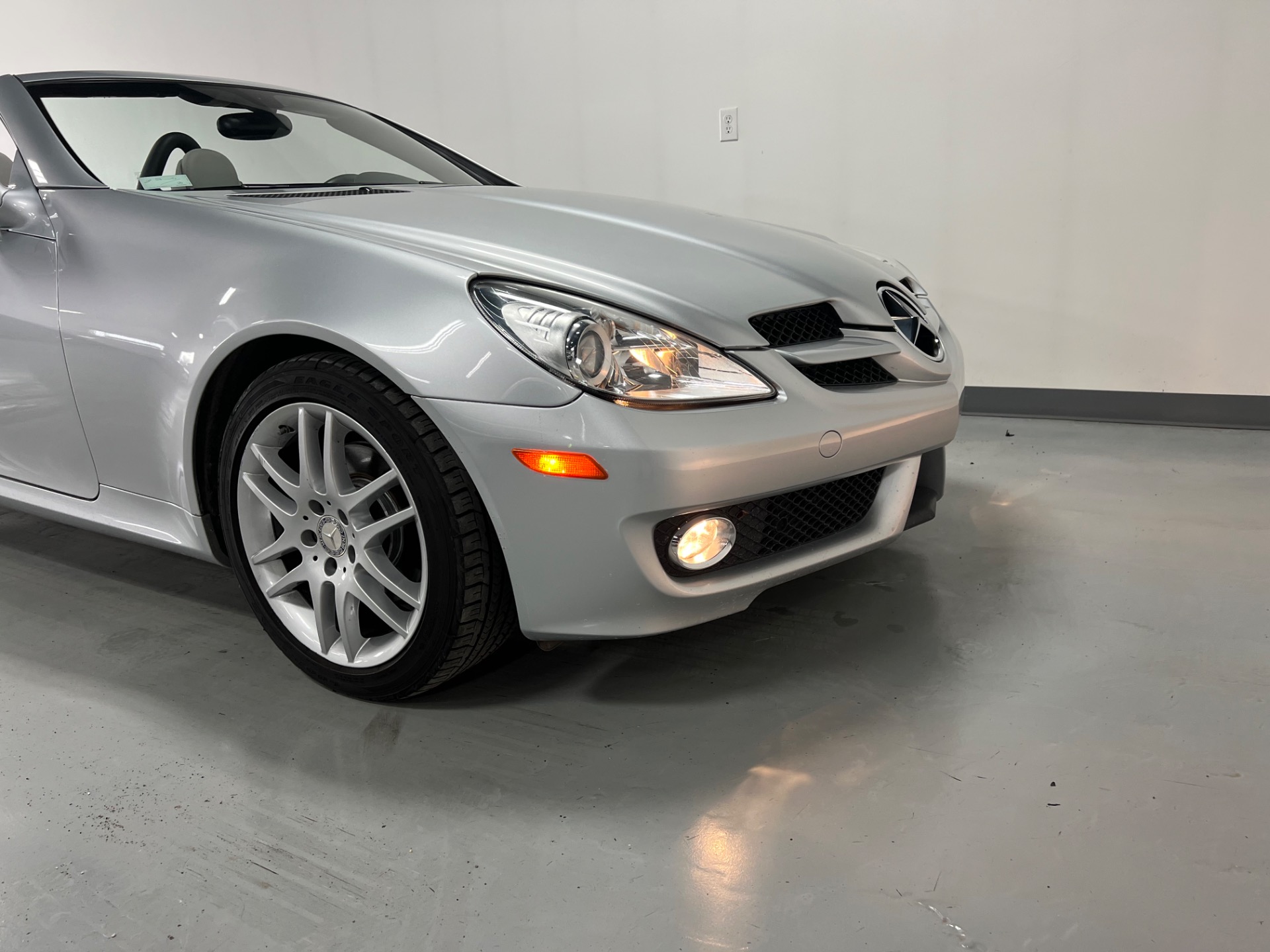 Used 2009 Iridium Silver Metallic Mercedes-Benz SLK 300 2DR CONVERTIBLE ...