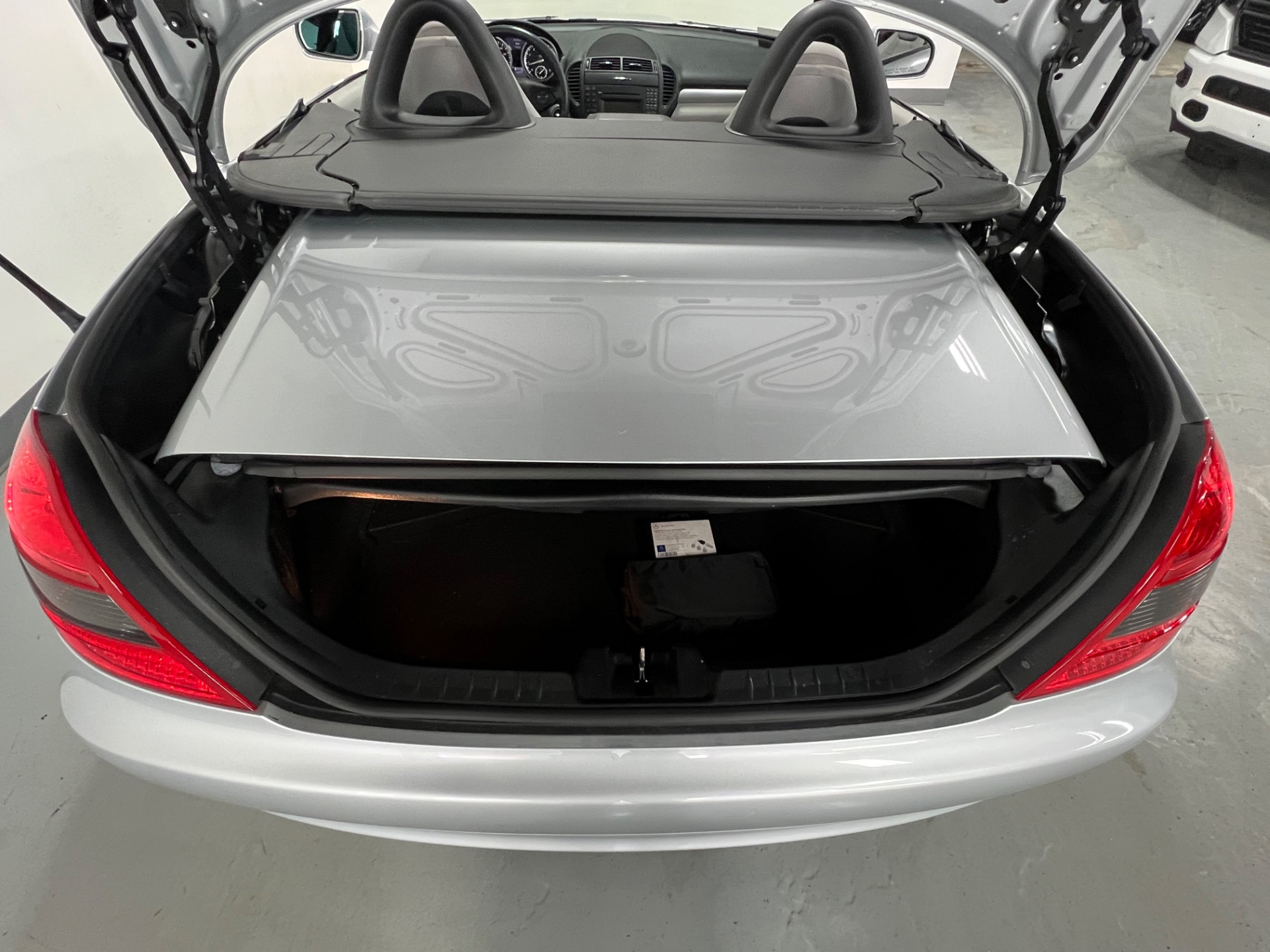 Used 2009 Iridium Silver Metallic Mercedes-Benz SLK 300 2DR CONVERTIBLE ...
