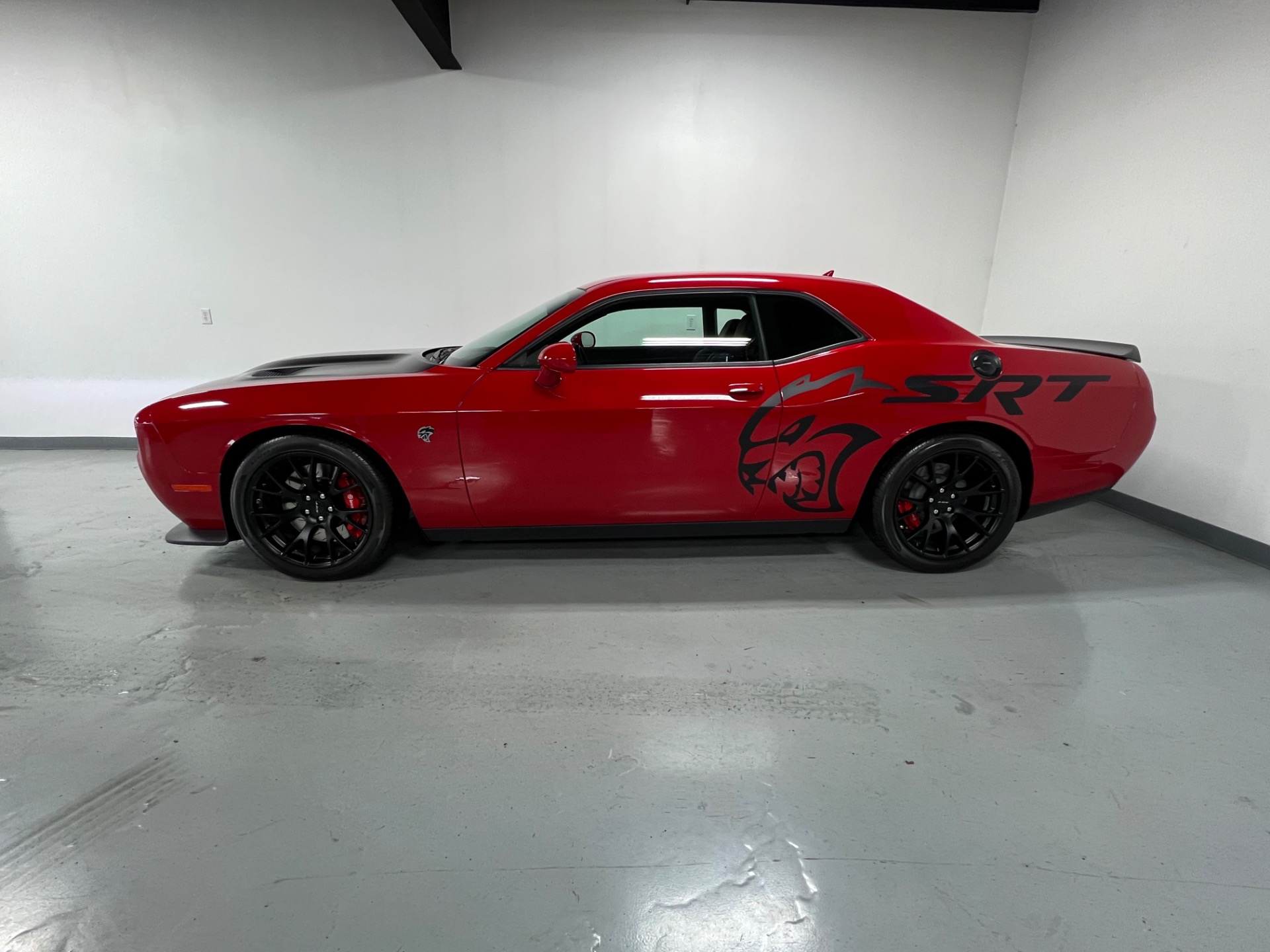 Dodge Challenger Hellcat Red