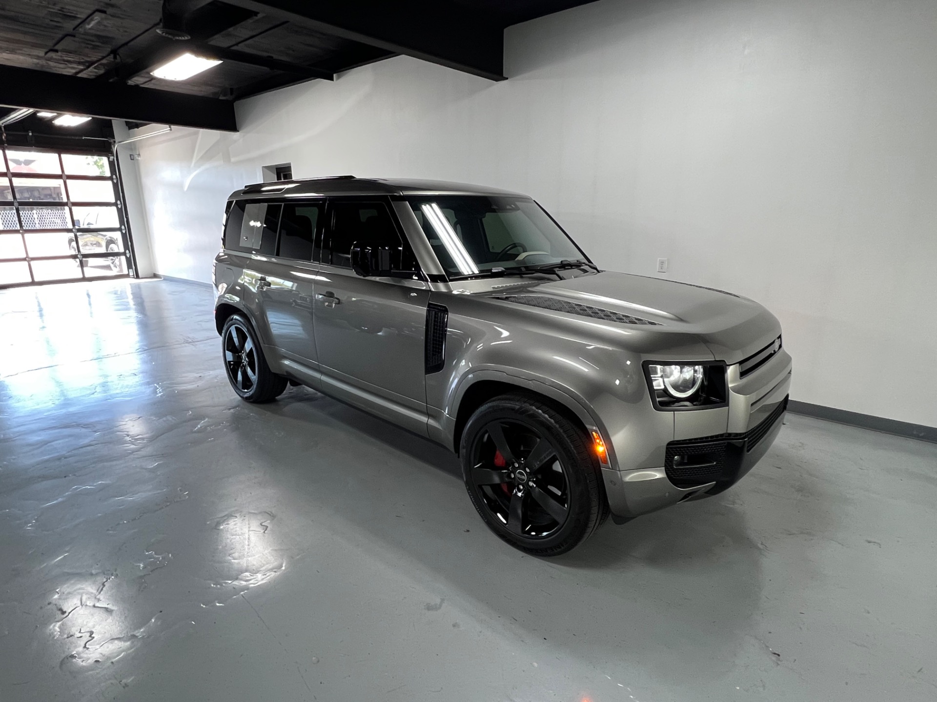 Used 2022 Silicon Silver Metallic Land Rover Defender 110 xs edition ...