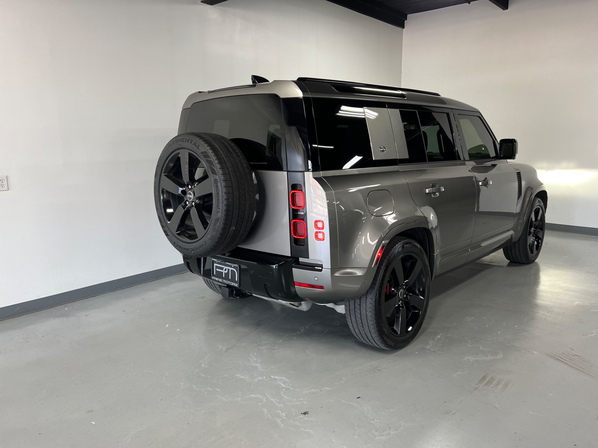 Used 2022 Silicon Silver Metallic Land Rover Defender 110 xs edition ...