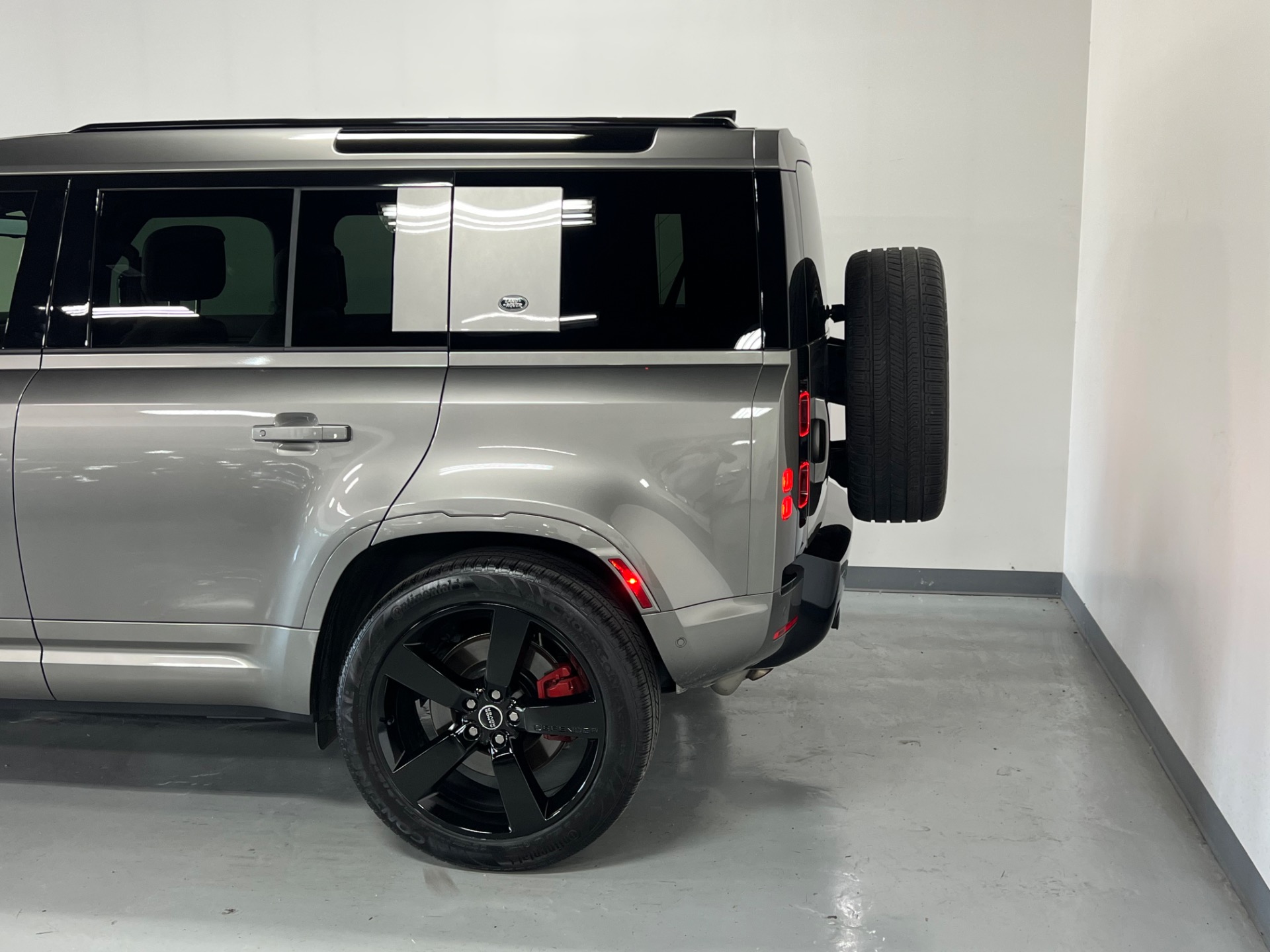 Used 2022 Silicon Silver Metallic Land Rover Defender 110 xs edition ...