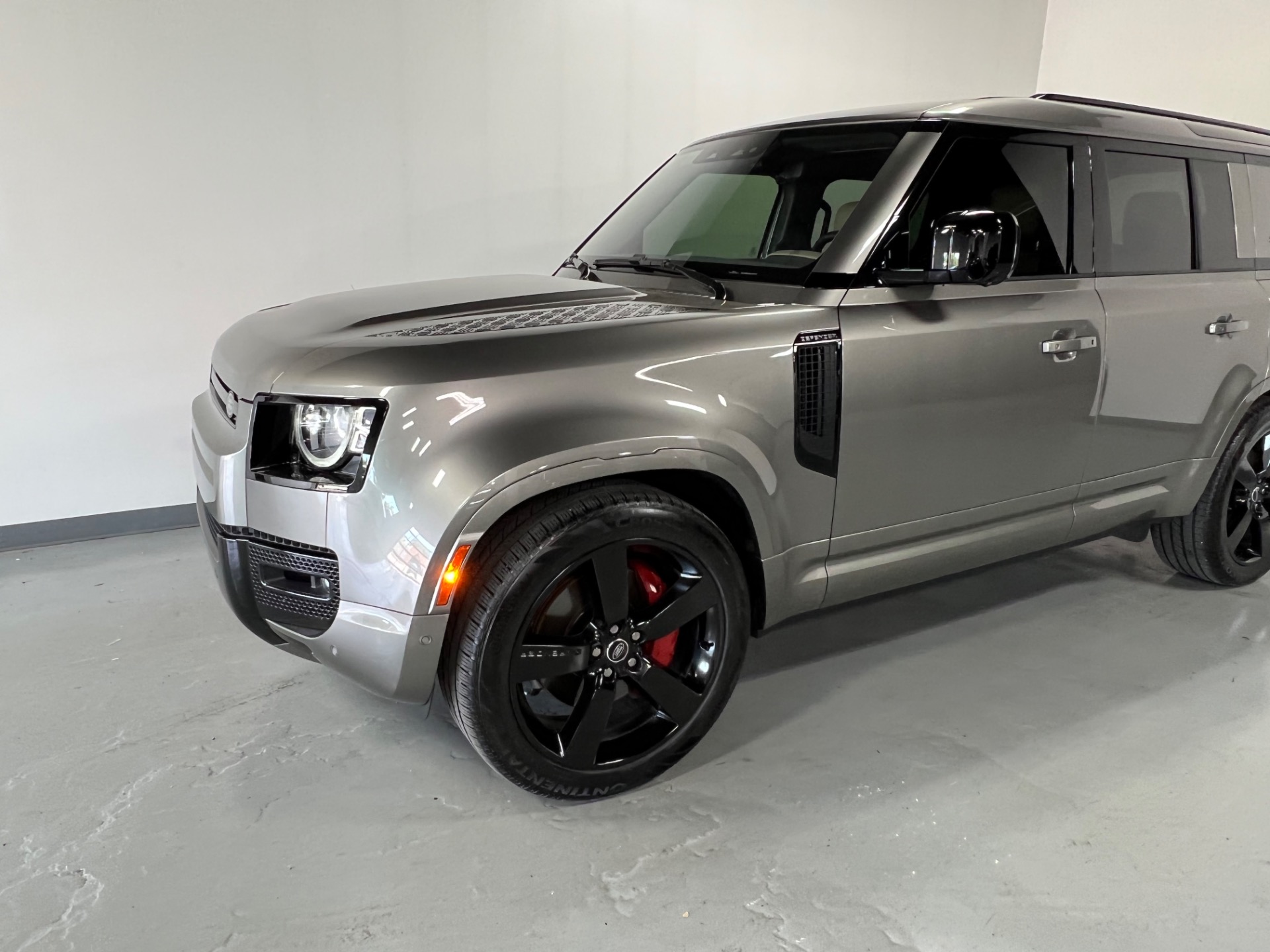 Used 2022 Silicon Silver Metallic Land Rover Defender 110 xs edition ...