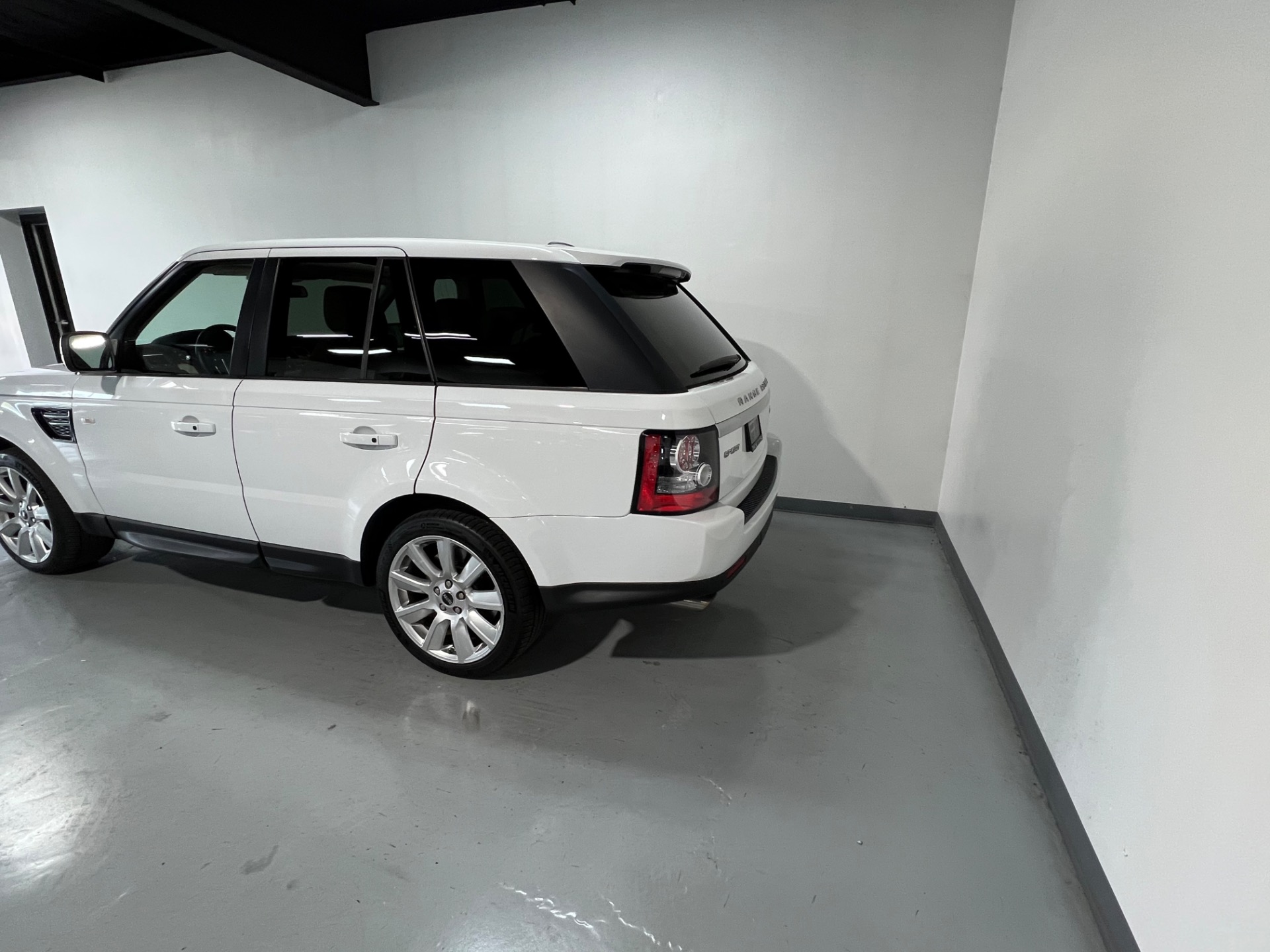 Used 2012 Fuji White Land Rover Range Rover Sport V8 SC HSE 4x4 ...