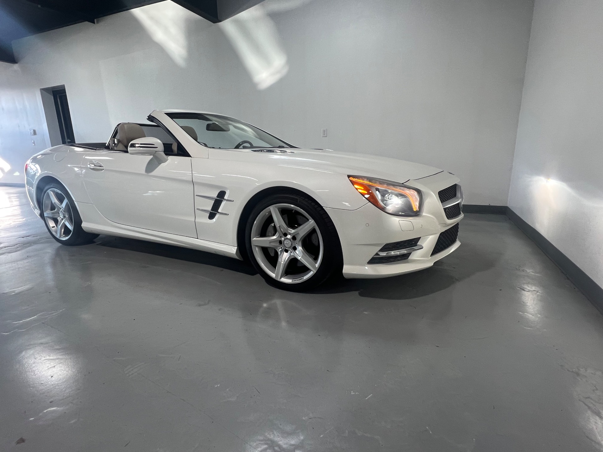 Used 2013 Diamond White Metallic Mercedes-Benz SL-Class sl550 ...