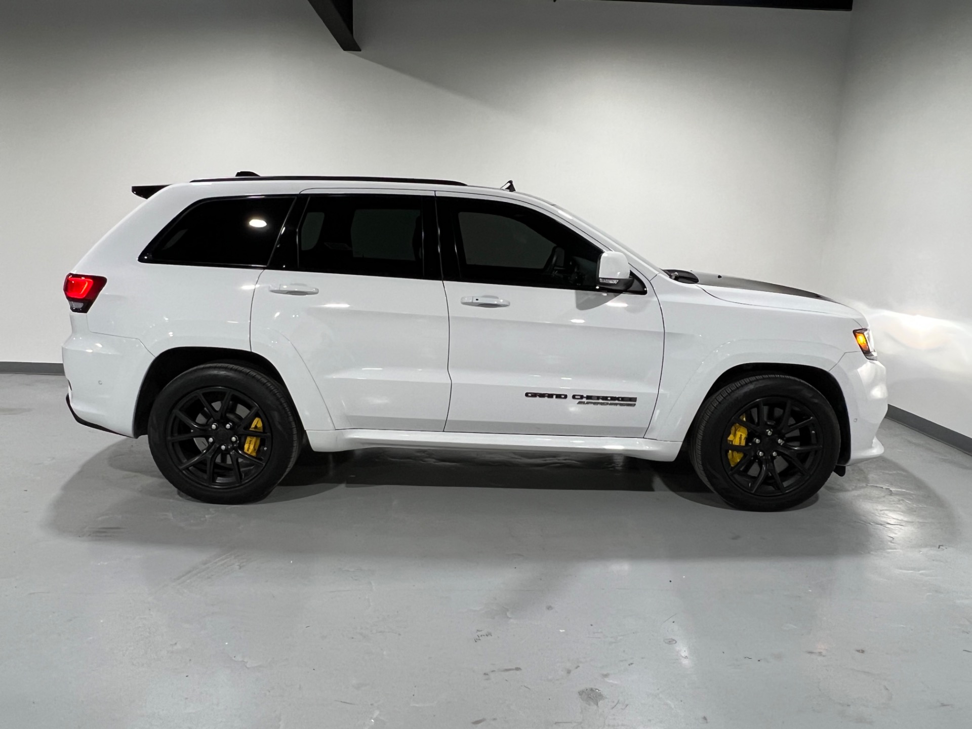 Used 2021 Bright White Clear Coat Jeep Grand Cherokee trackhawk pano roof SRT V8 707hp 4wd ...