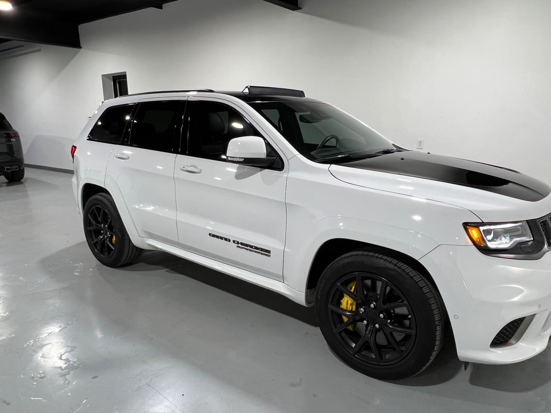 Used 2021 Bright White Clear Coat Jeep Grand Cherokee trackhawk pano roof SRT V8 707hp 4wd ...