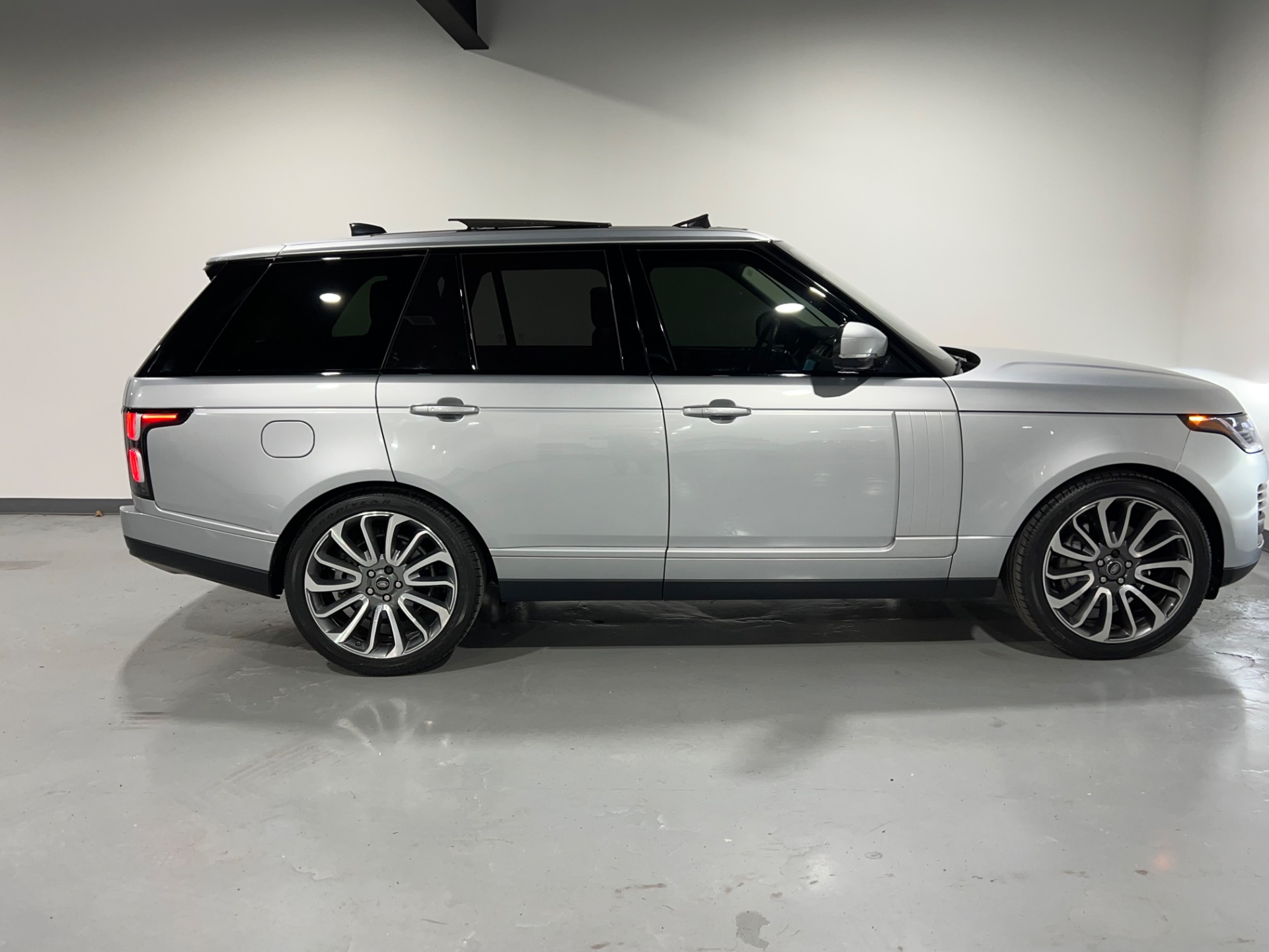 Used 2019 Indus Silver Metallic Land Rover Range Rover AWD For Sale ...