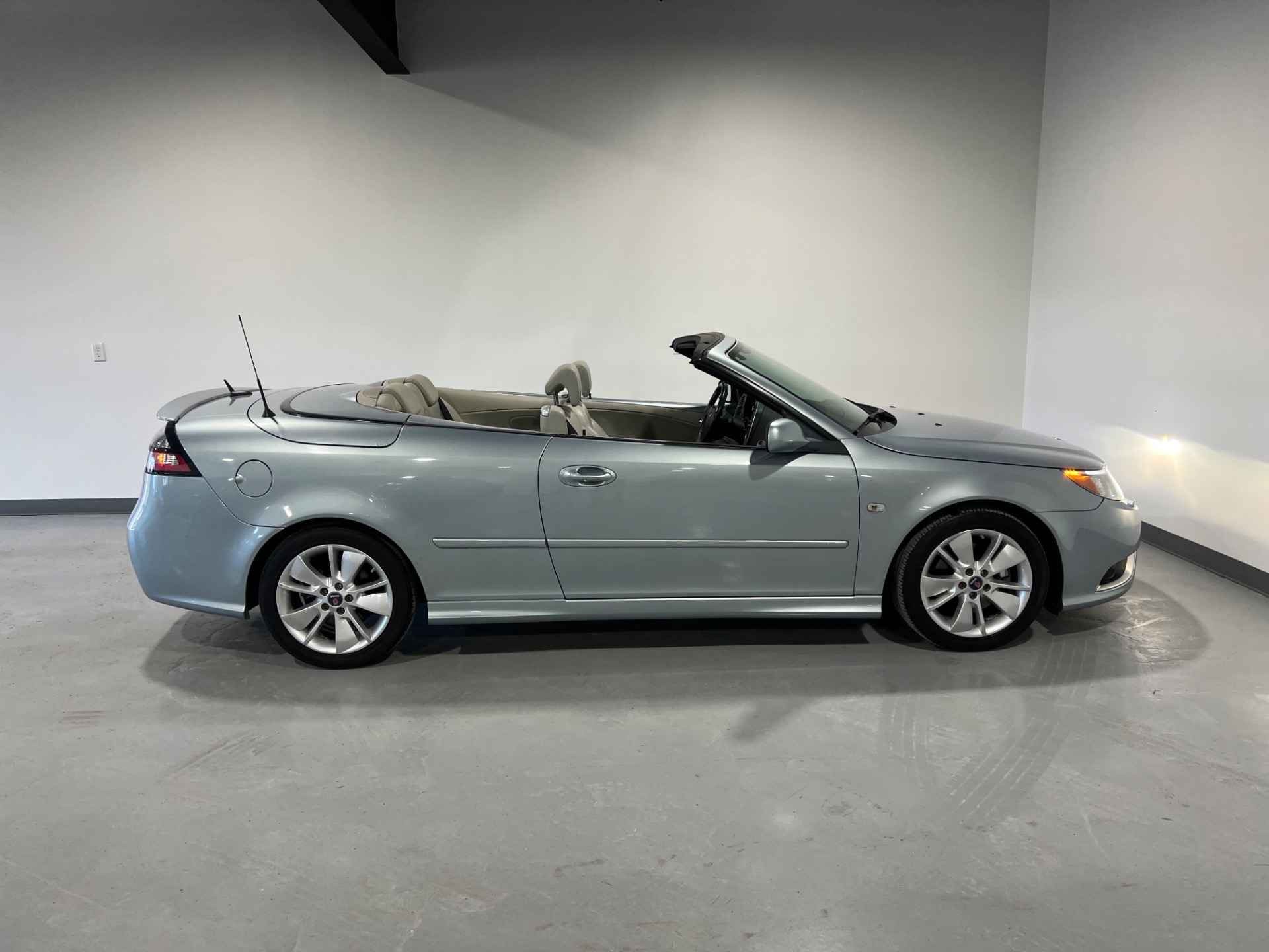 Used 2011 Glacier Silver Metallic Saab 9-3 convertible AERO Aero For ...