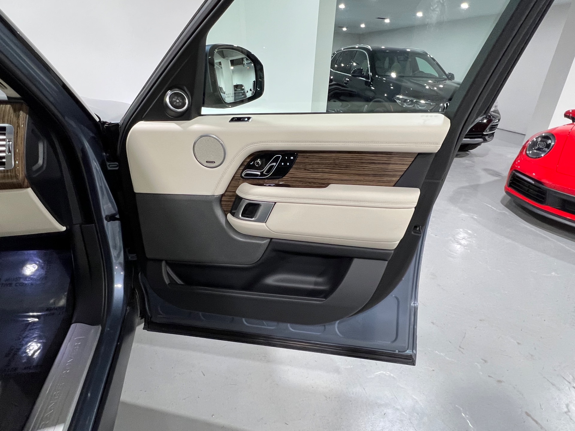 Used 2019 Byron Blue Metallic Land Rover Range Rover AWD For Sale (Sold ...