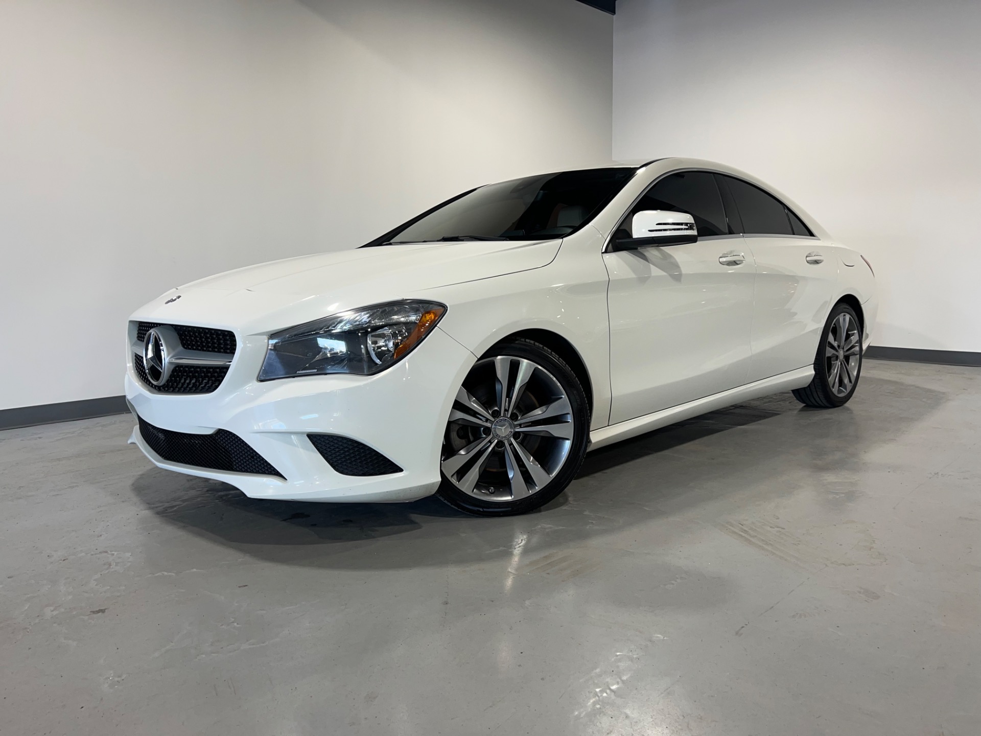 Mercedes Benz Cla 250 White