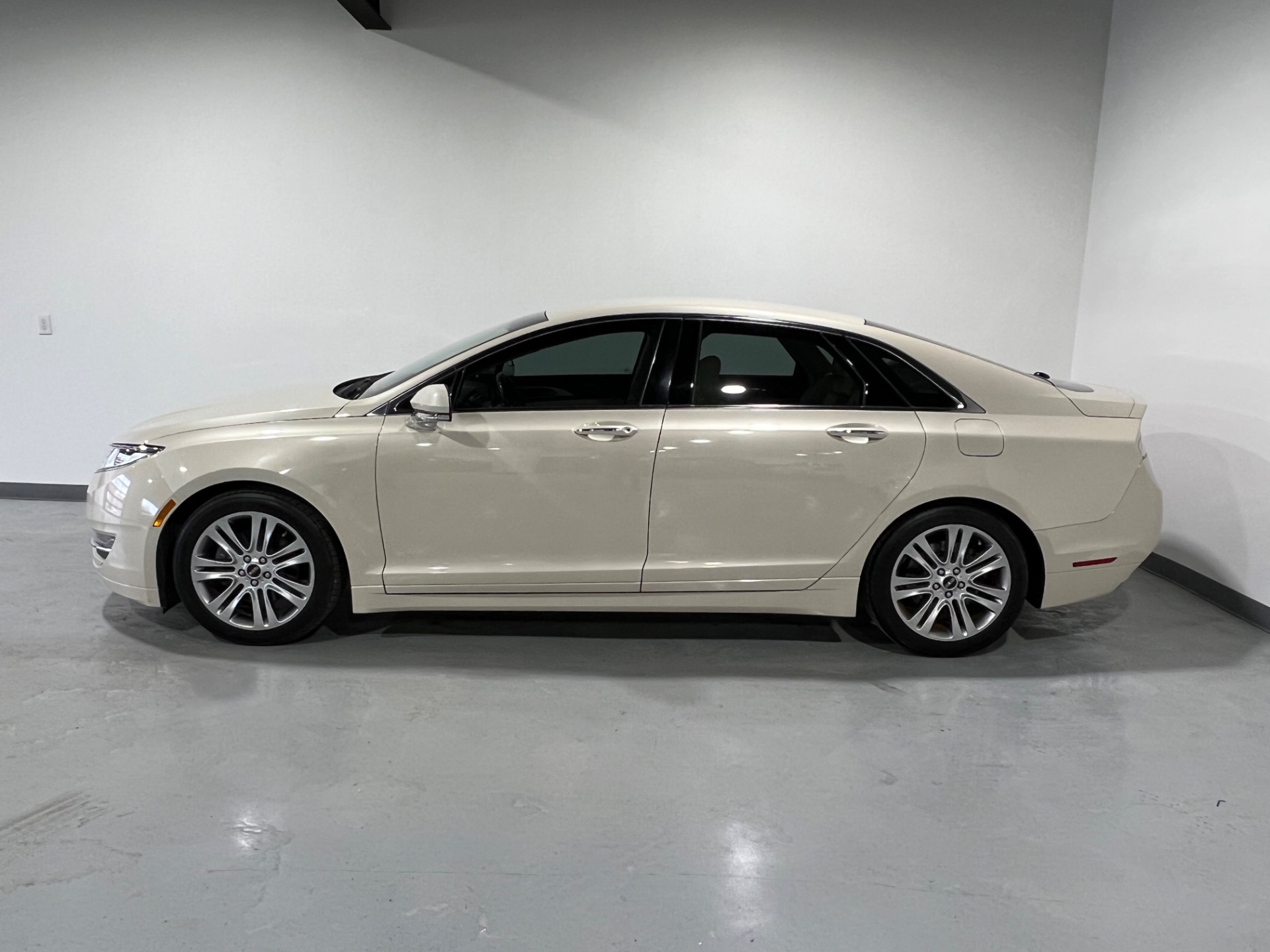 Used 2015 Bronze Fire Metallic Tinted Clearcoat Lincoln MKZ 4DR SEDAN ...