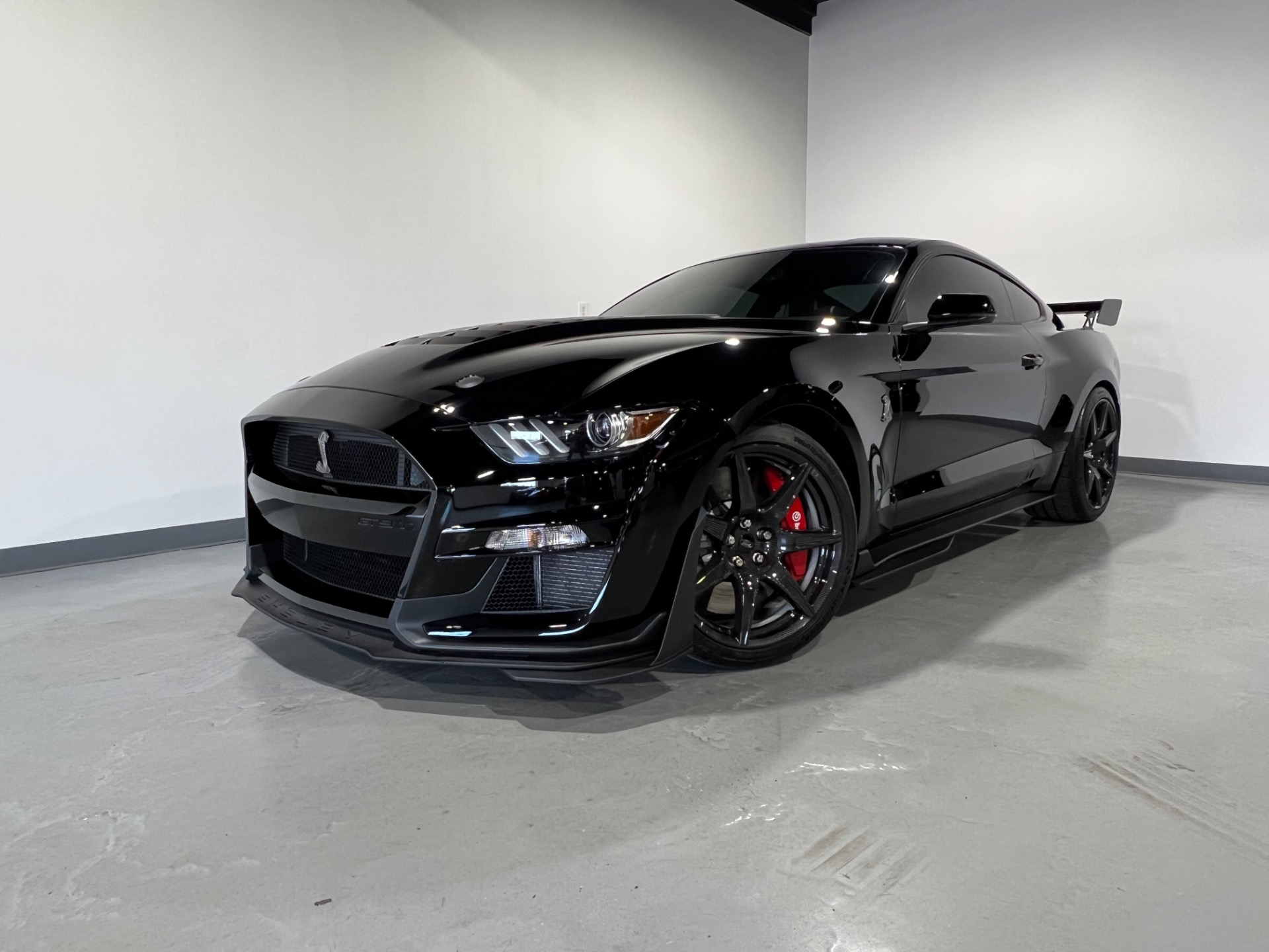 Used 2022 Shadow Black Ford Mustang shelby gt500 coupe carbon trk pkg ...