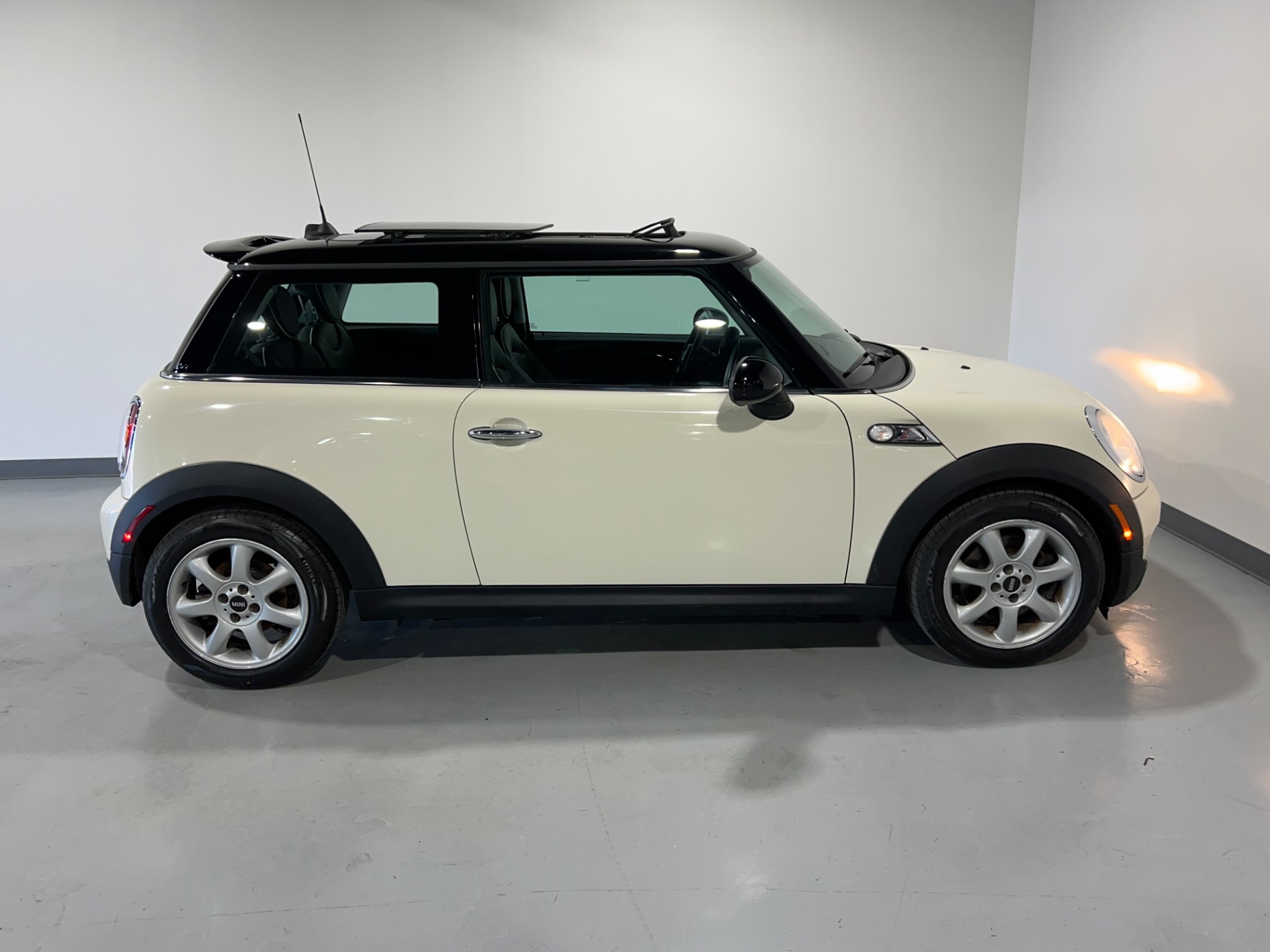 Used 2007 Pepper White MINI Cooper S 2DR HATCHBACK S For Sale (Sold ...