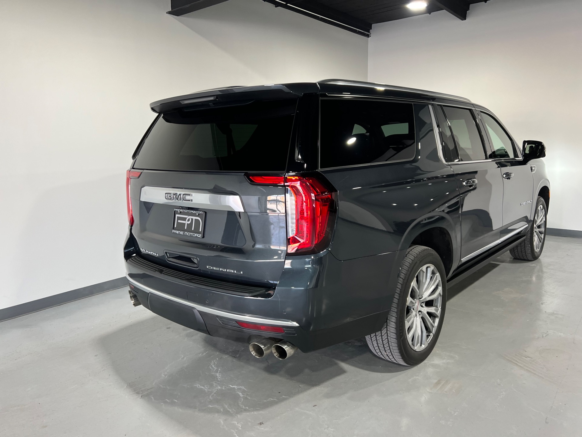 Used 2021 Hunter Metallic GMC Yukon XL DENALI 4WD Denali For Sale (Sold ...