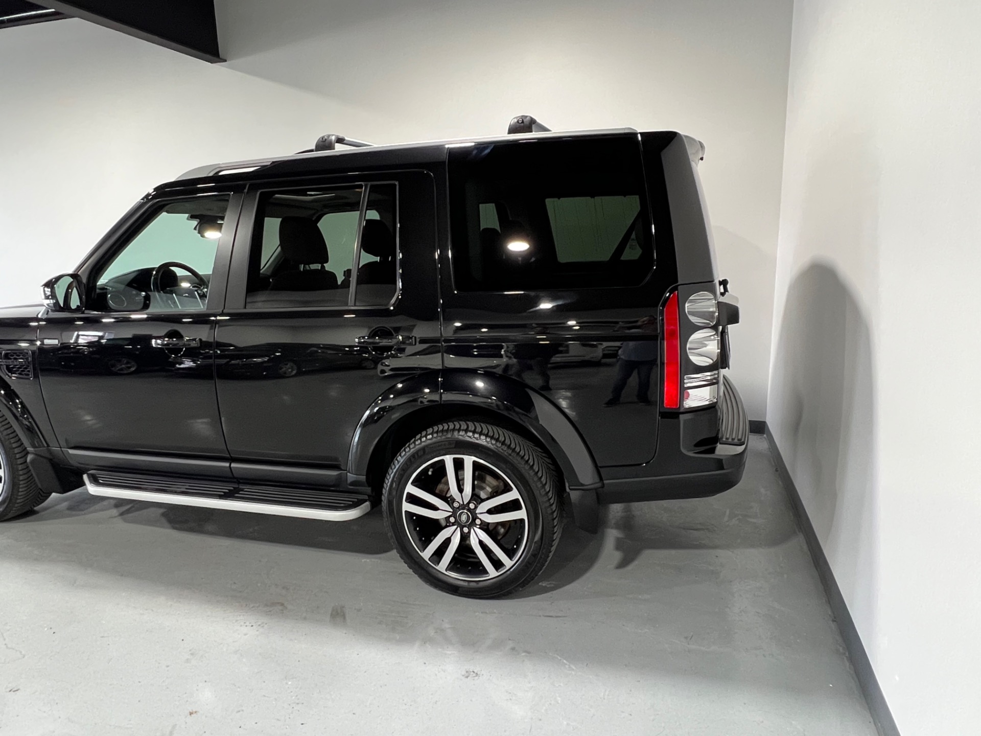 Used 2016 Santorini Black Metallic Land Rover LR4 HSE LUX 4WD HSE LUX ...