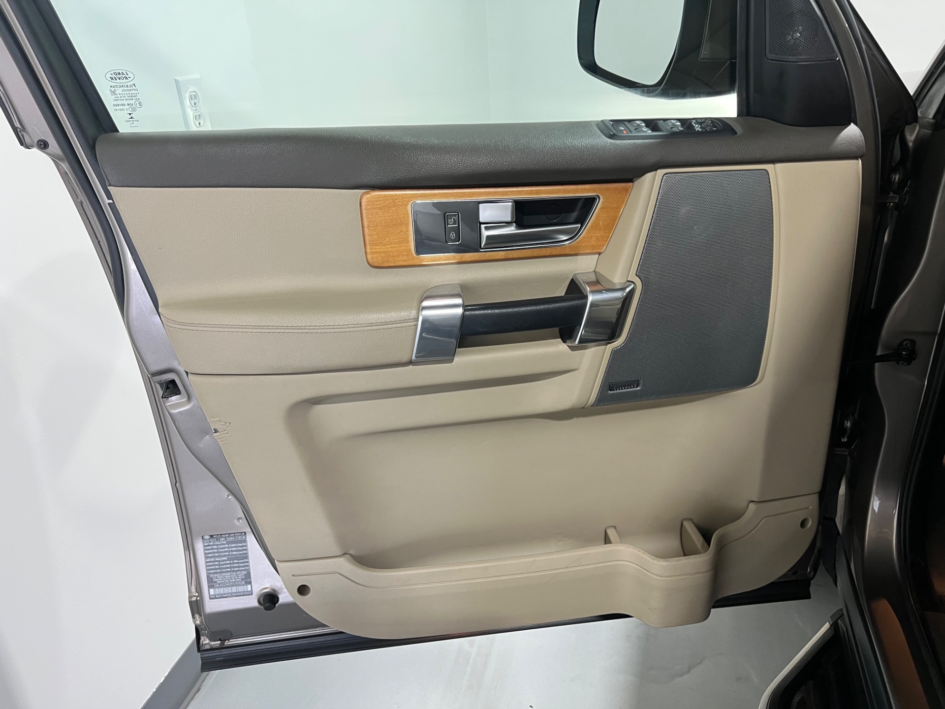 Used 2015 Kaikoura Stone Metallic Land Rover LR4 hse awd HSE For Sale ...