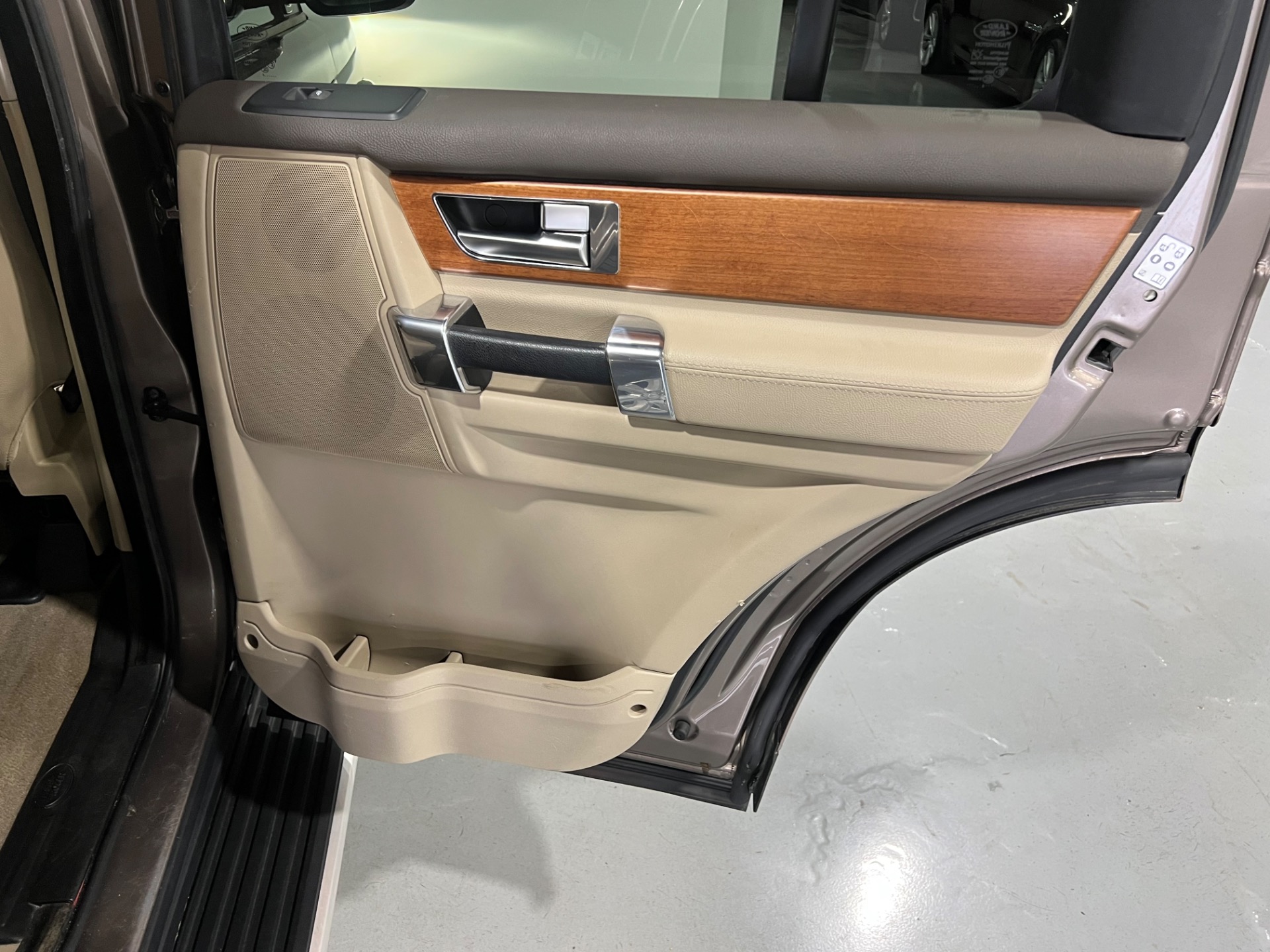 Used 2015 Kaikoura Stone Metallic Land Rover LR4 hse awd HSE For Sale ...