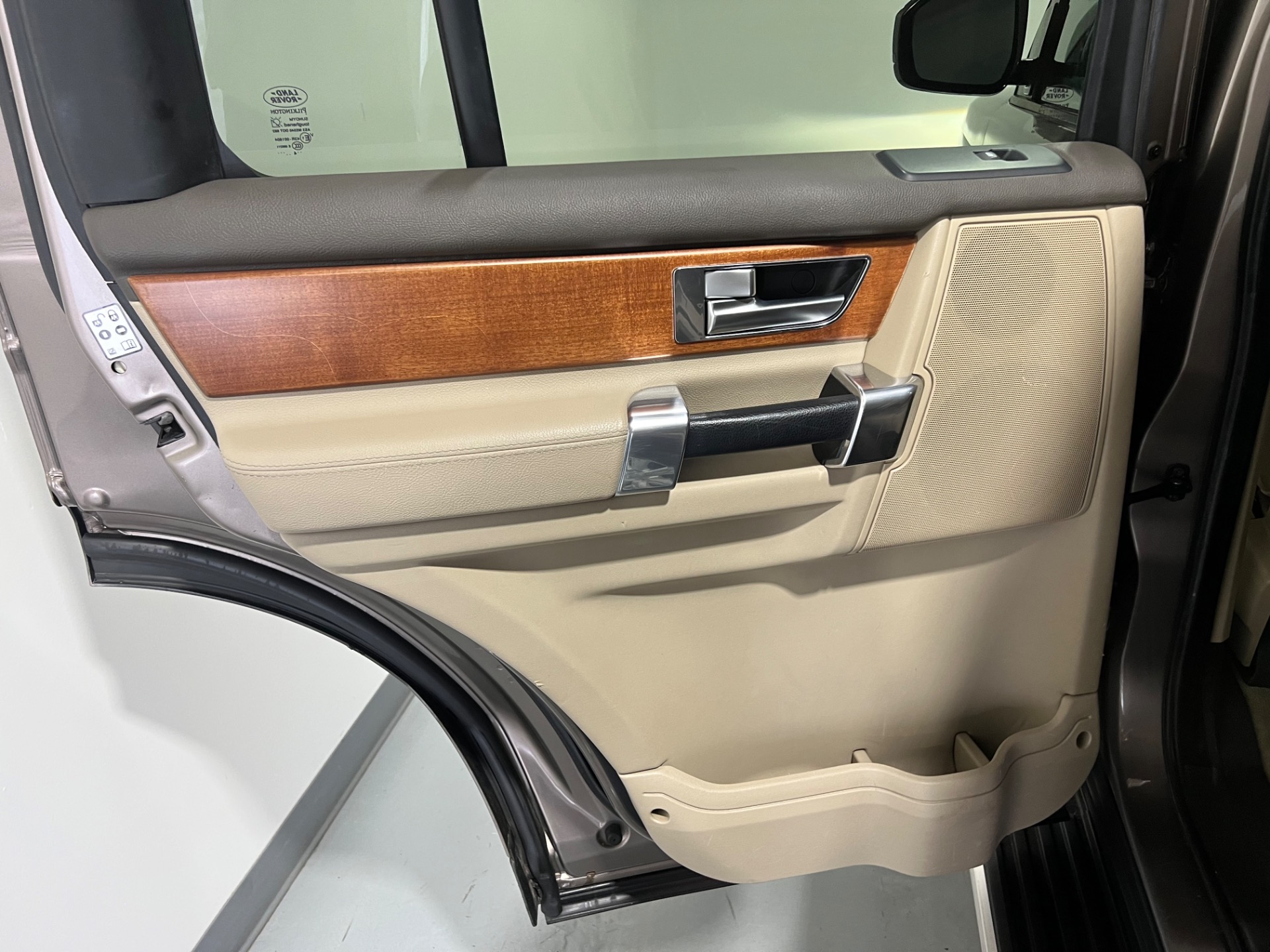 Used 2015 Kaikoura Stone Metallic Land Rover LR4 hse awd HSE For Sale ...