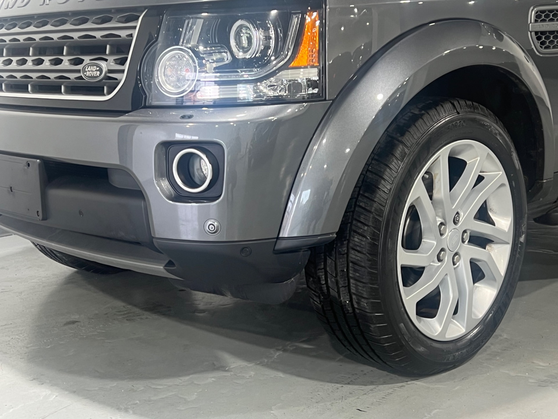 Used 2016 Corris Grey Metallic Land Rover LR4 Silver Edition Package ...
