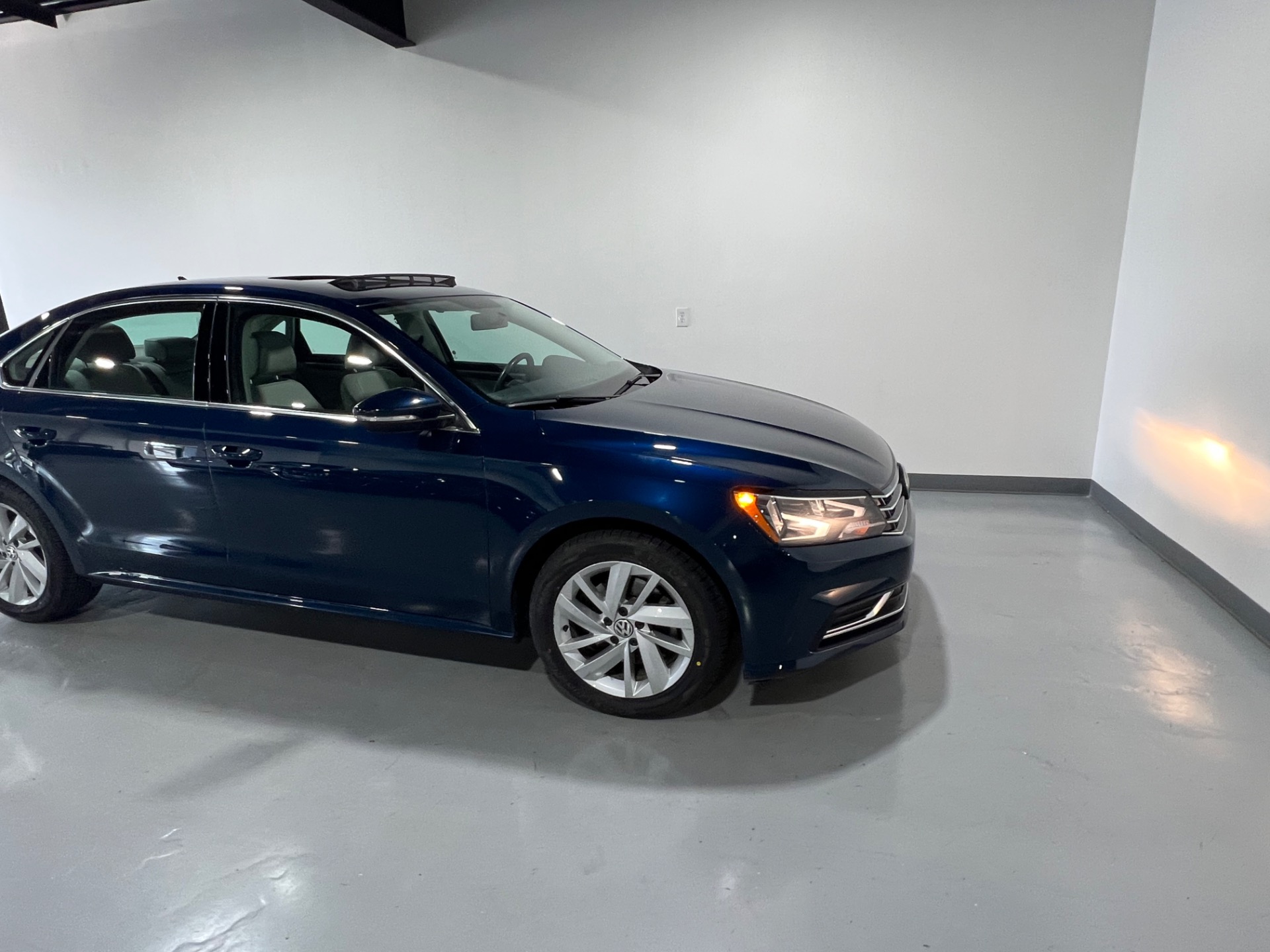 Used 2018 Tourmaline Blue Metallic Volkswagen Passat 2.0T SE SEDAN 2.0T ...