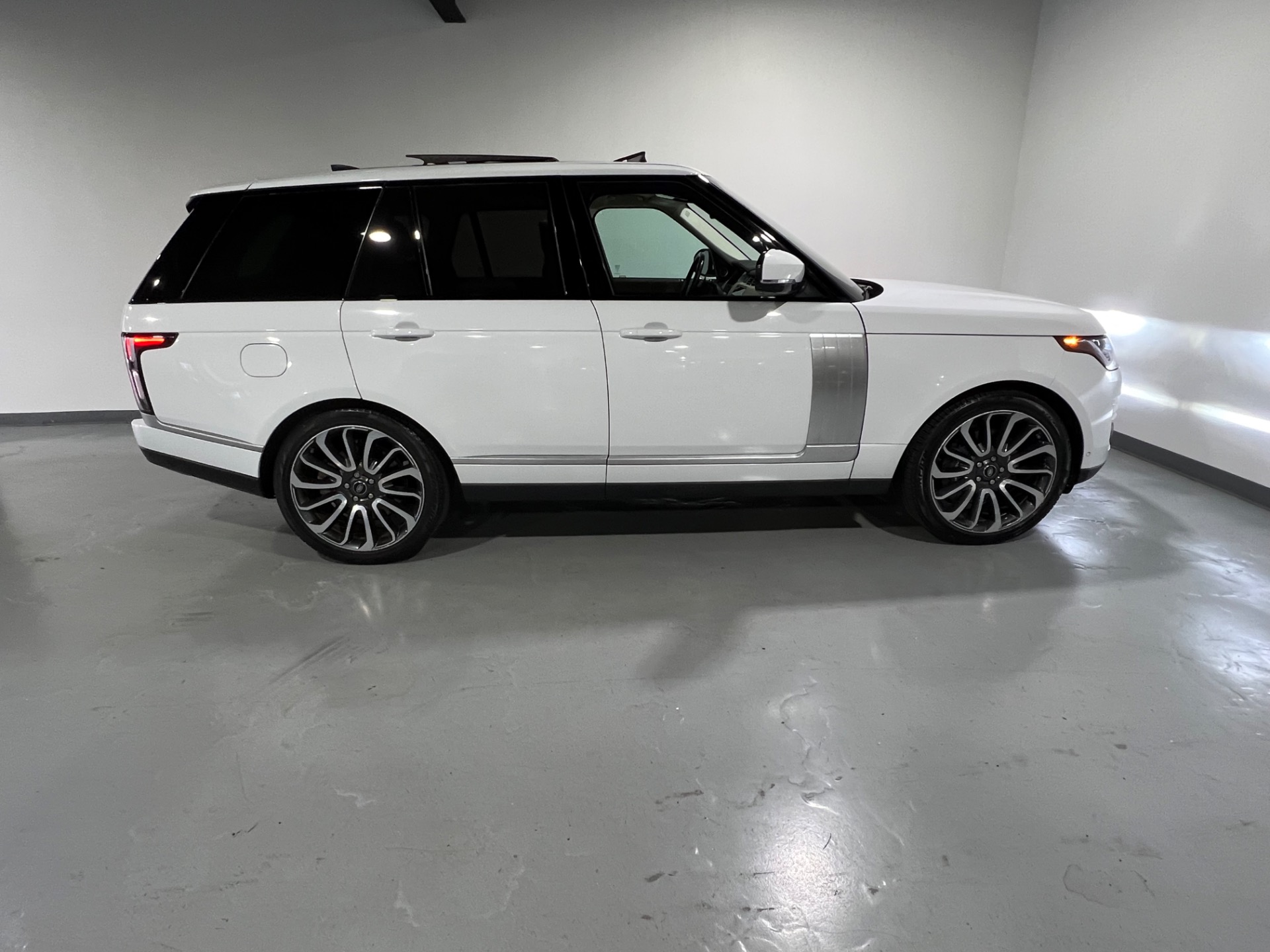 Used 2019 Fuji White Land Rover Range Rover SUPERCHARGED V8 518HP AWD ...