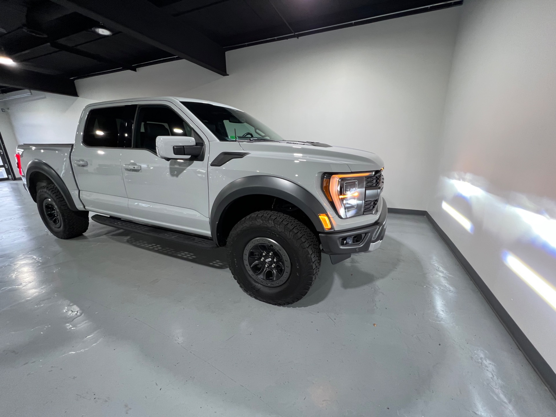 Used 2023 Avalanche Gray Ford F-150 RAPTOR 4X4 4DR SUPERCREW 5.5FT SB ...