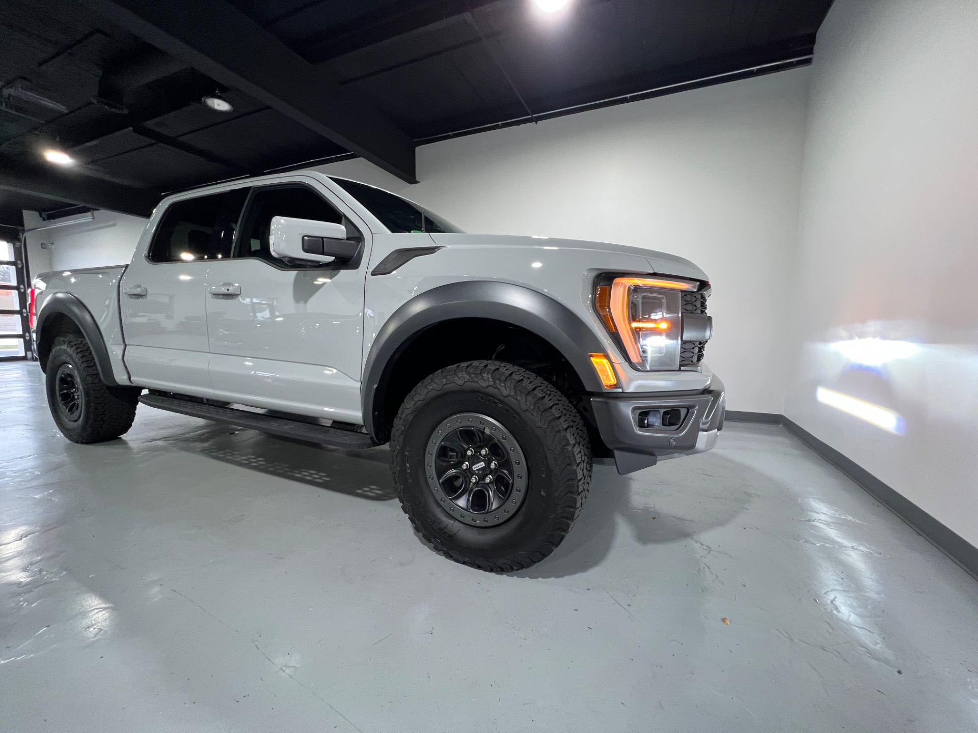 Used 2023 Avalanche Gray Ford F-150 RAPTOR 4X4 4DR SUPERCREW 5.5FT SB ...