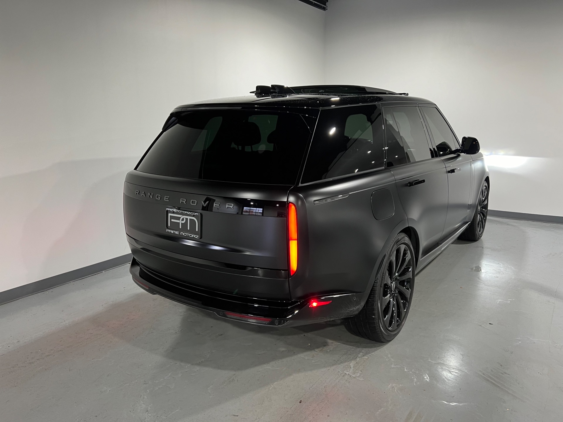 Used 2023 Santorini Black Metallic Land Rover Range Rover P530 SE V8 S ...