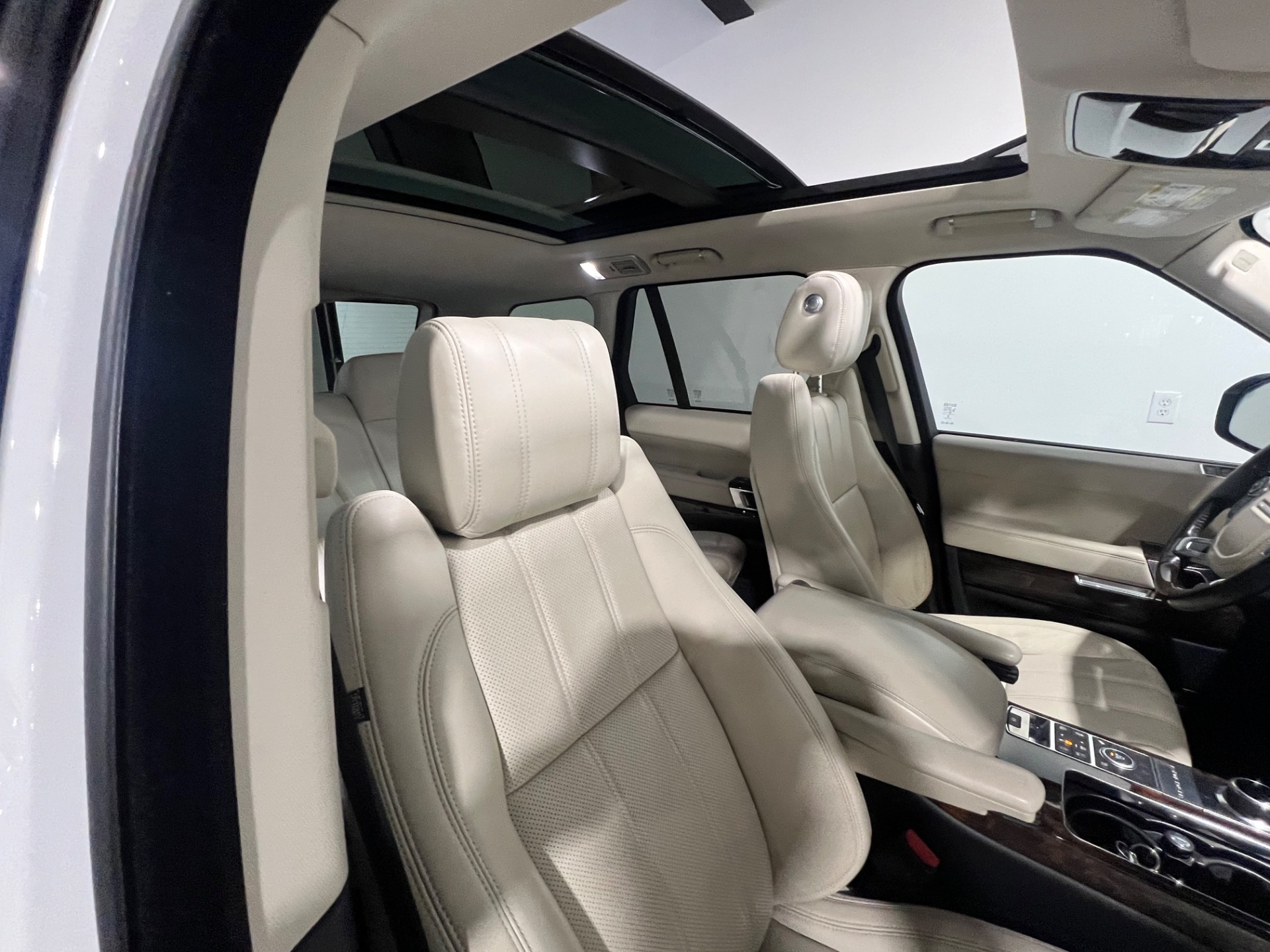 Used 2017 Fuji White Land Rover Range Rover supercharged V8 AWD ...