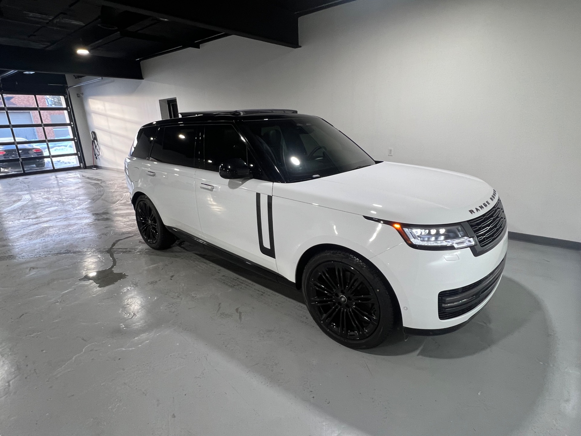 Used 2024 Fuji White Land Rover Range Rover P400 long wheel base 3rd ...