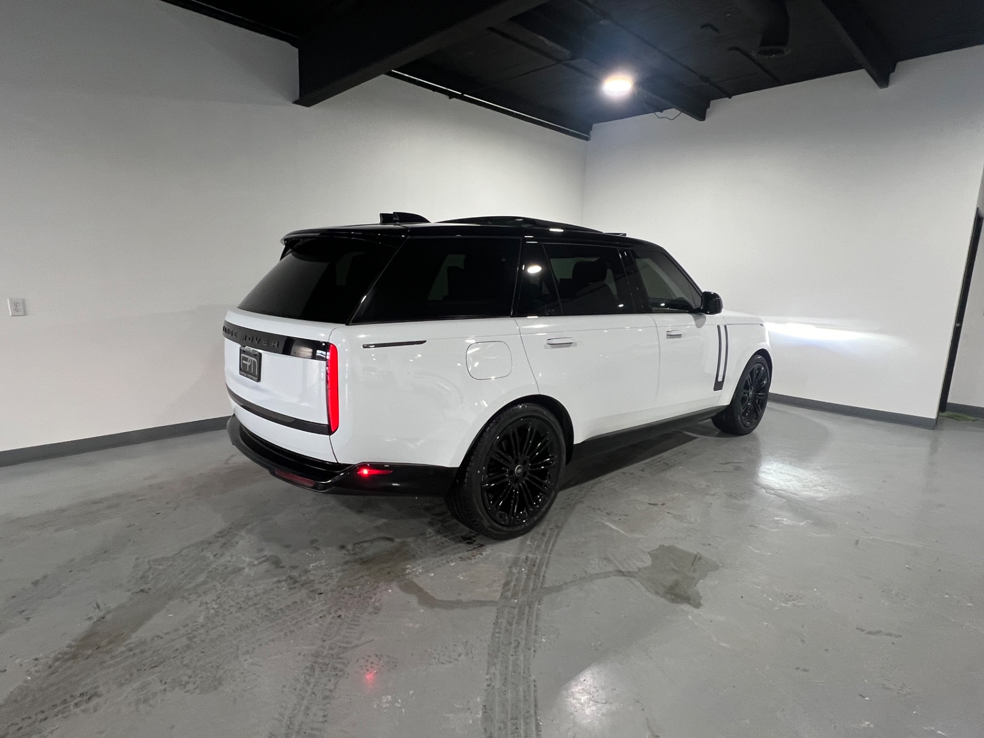 Used 2024 Fuji White Land Rover Range Rover P400 long wheel base 3rd ...