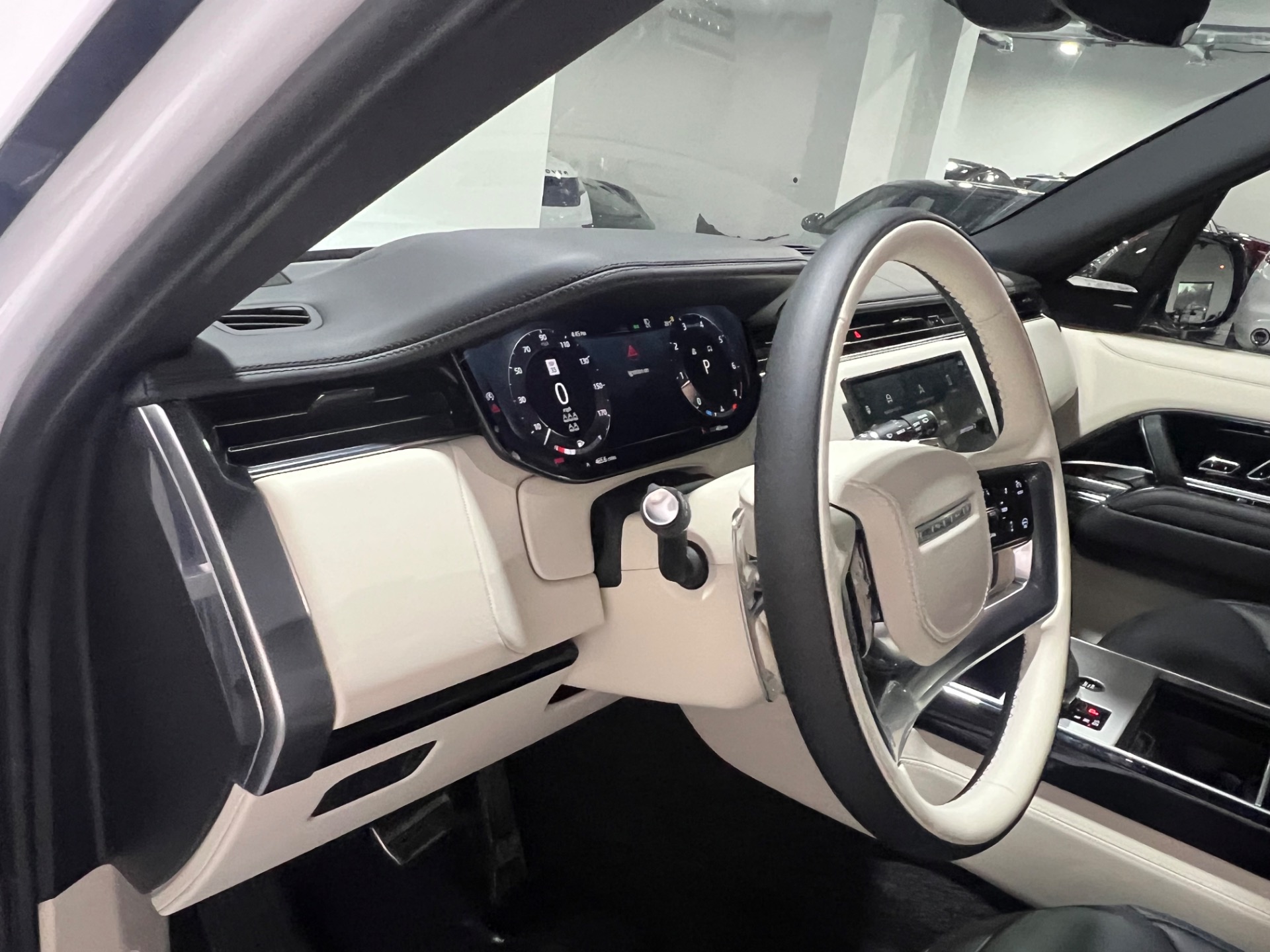 Used 2024 Fuji White Land Rover Range Rover P400 long wheel base 3rd ...