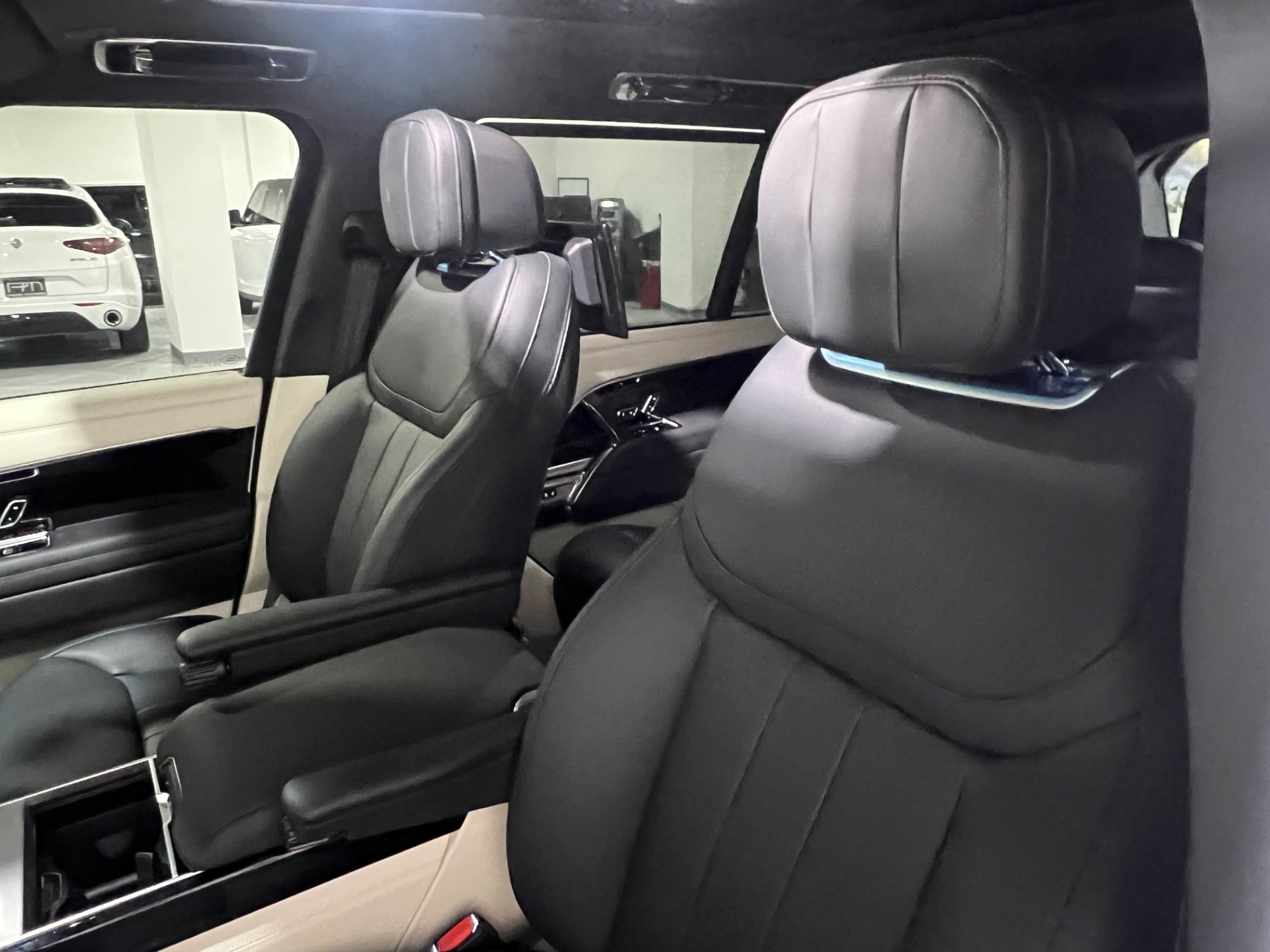 Used 2024 Fuji White Land Rover Range Rover P400 long wheel base 3rd ...