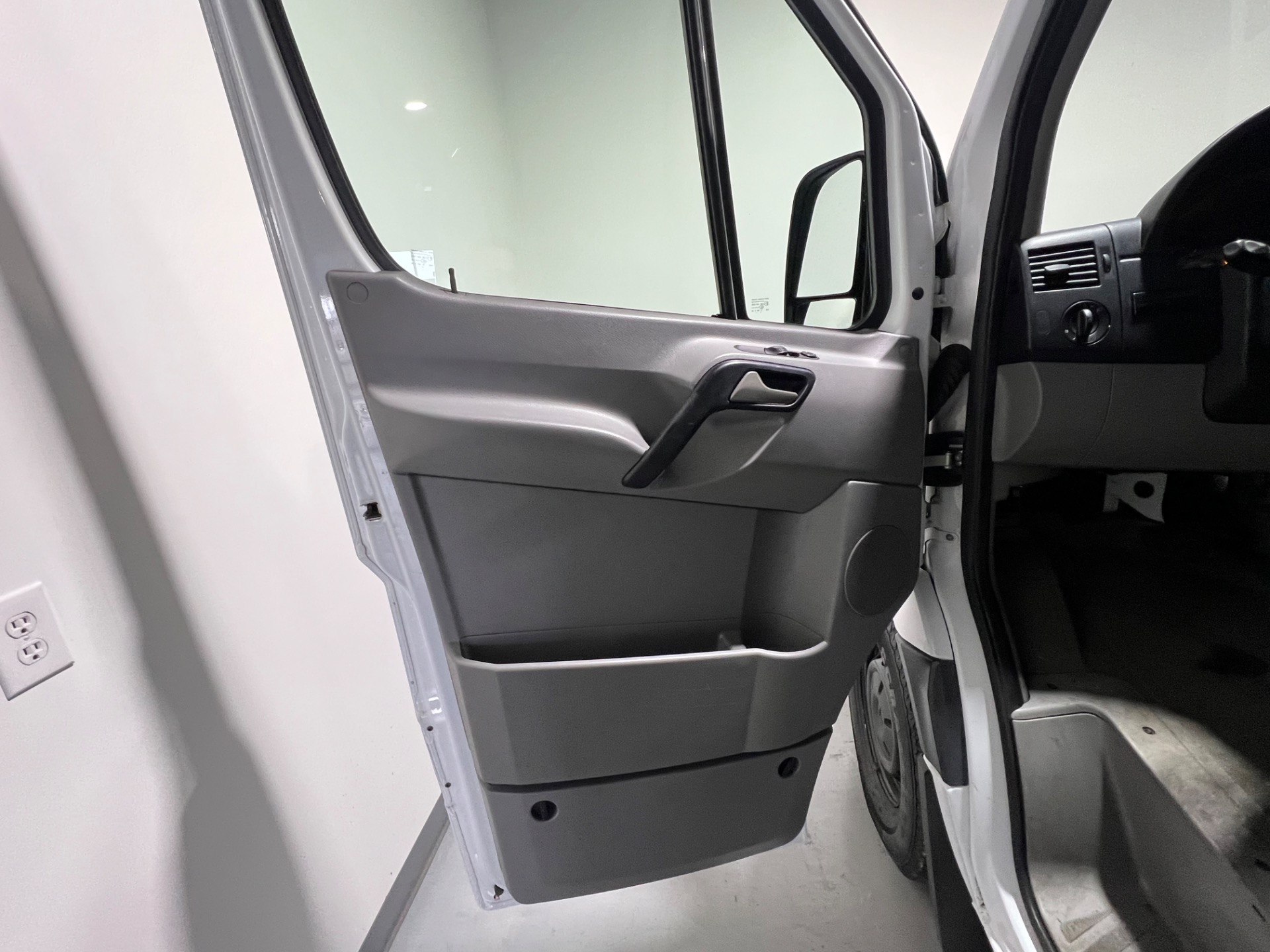 Used 2015 Arctic White Mercedes-Benz Sprinter 2500 6 Cyl Diesel 144 WB ...