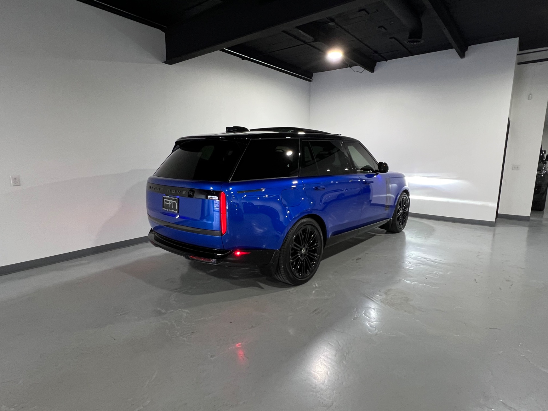 Used 2024 Velocity Blue Ultra Metallic Gloss Land Rover Range Rover ...