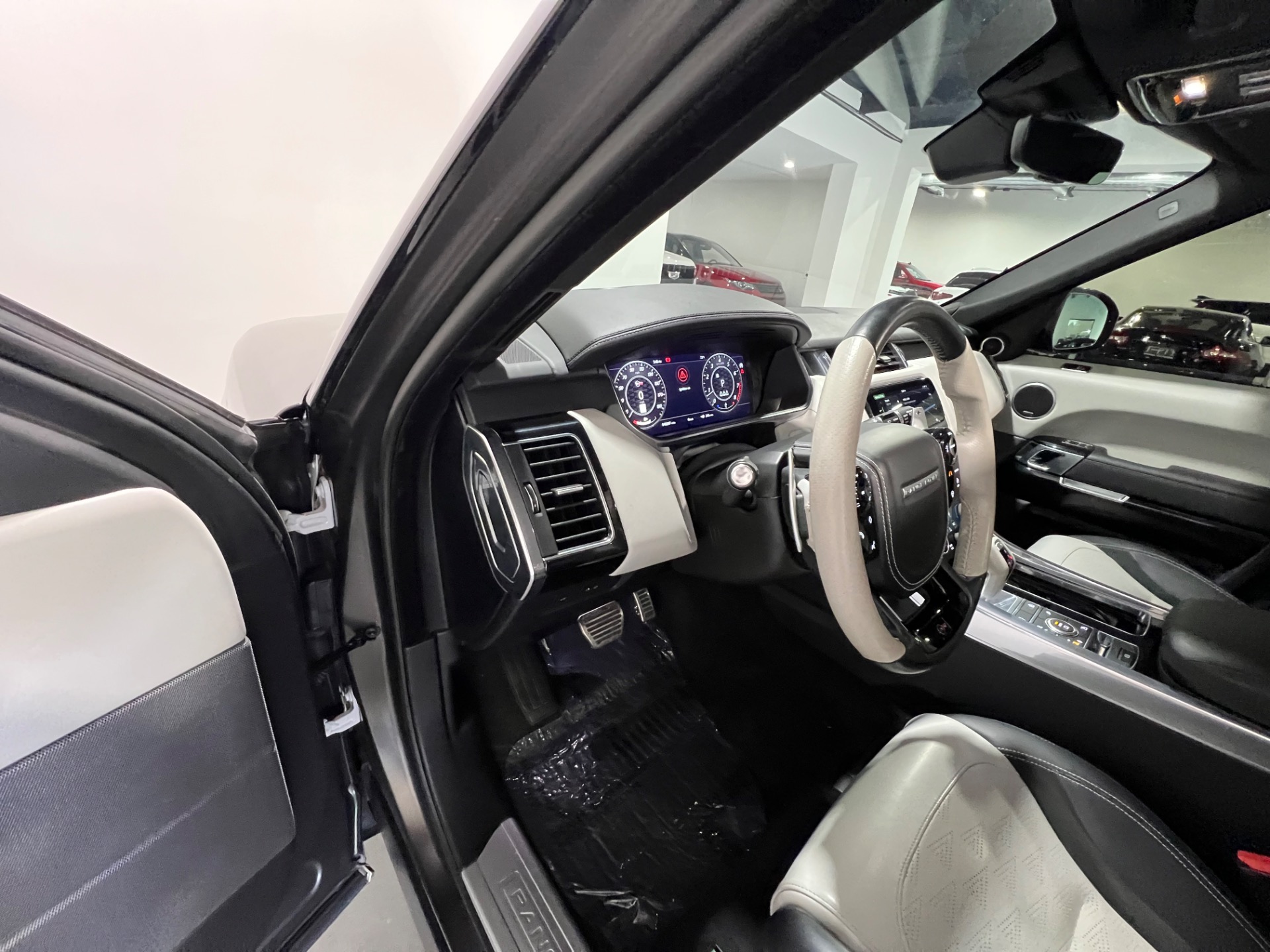 Used 2019 Fuji White Land Rover Range Rover Sport SVR 5.0L S/C 575 HP ...