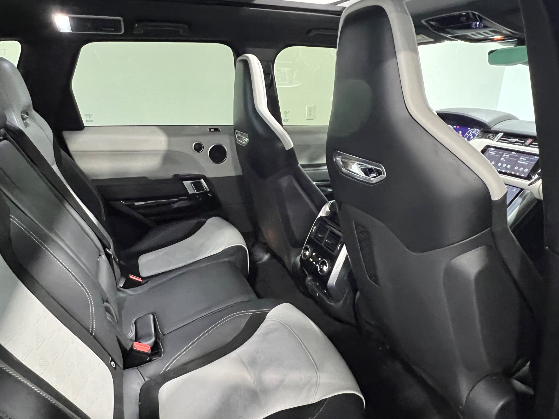 Used 2019 Fuji White Land Rover Range Rover Sport SVR 5.0L S/C 575 HP ...