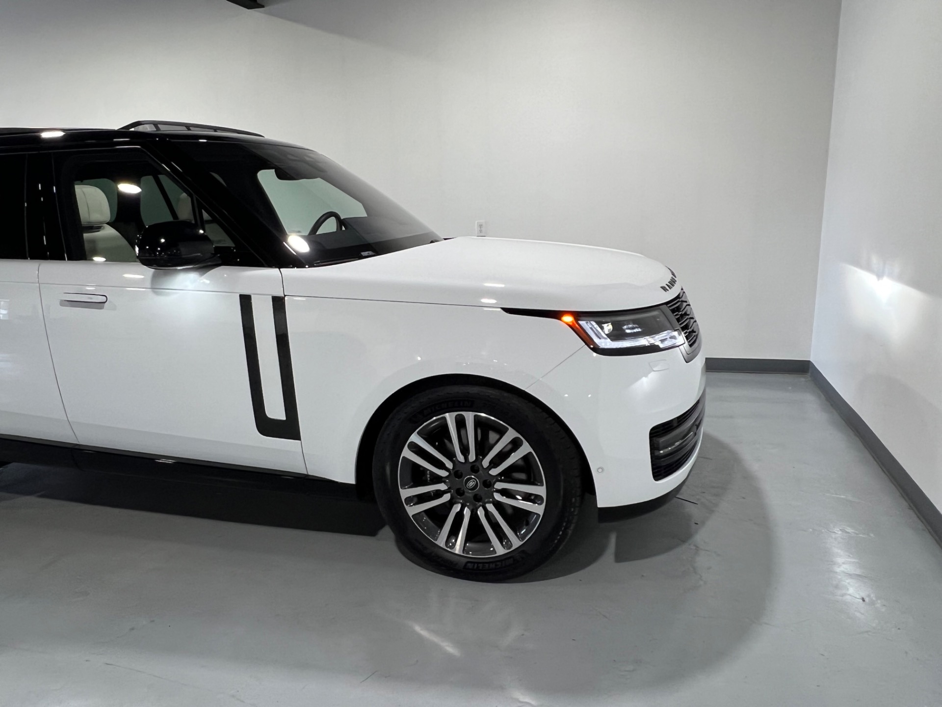 Used 2023 Fuji White Land Rover Range Rover P530 AWD P530 SE For Sale ...