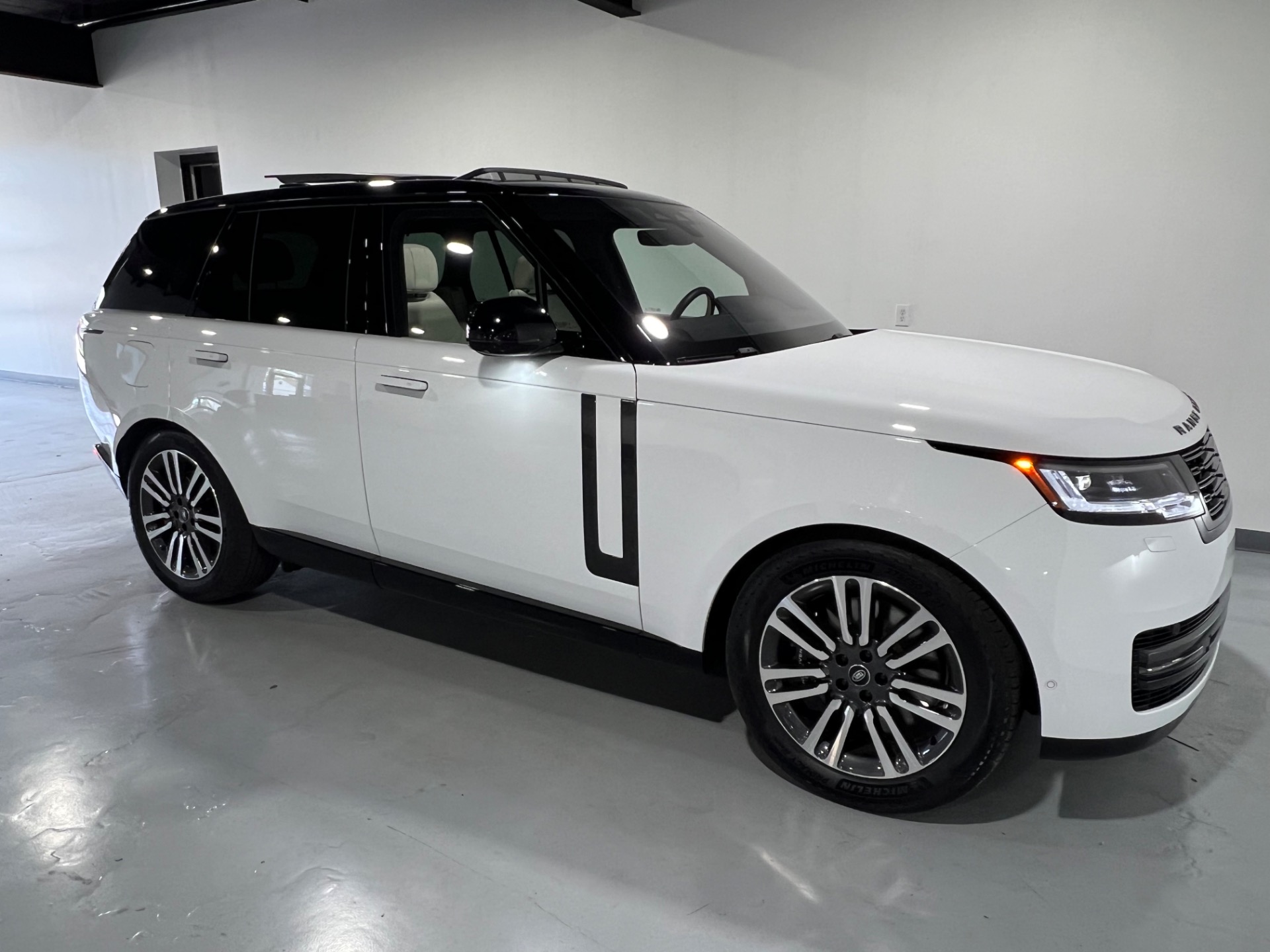 Used 2023 Fuji White Land Rover Range Rover P530 AWD P530 SE For Sale ...