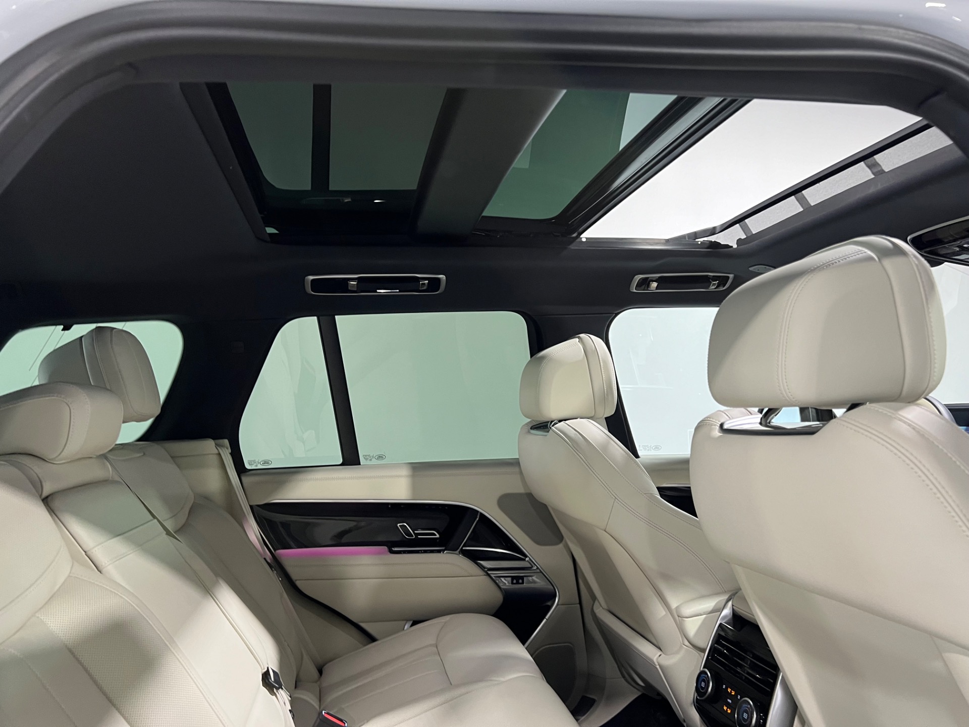 Used 2023 Fuji White Land Rover Range Rover P530 AWD P530 SE For Sale ...