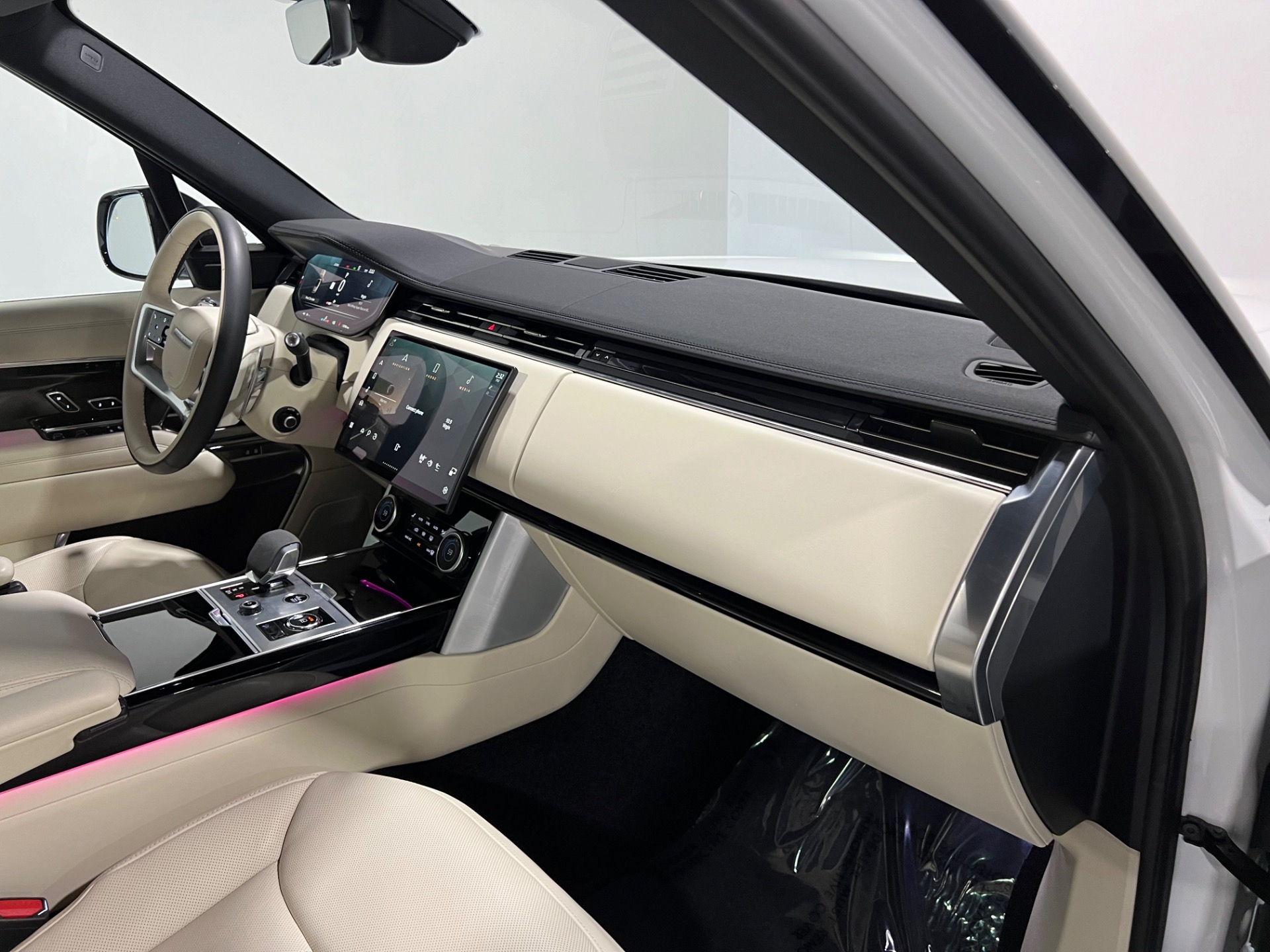 Used 2023 Fuji White Land Rover Range Rover P530 AWD P530 SE For Sale ...