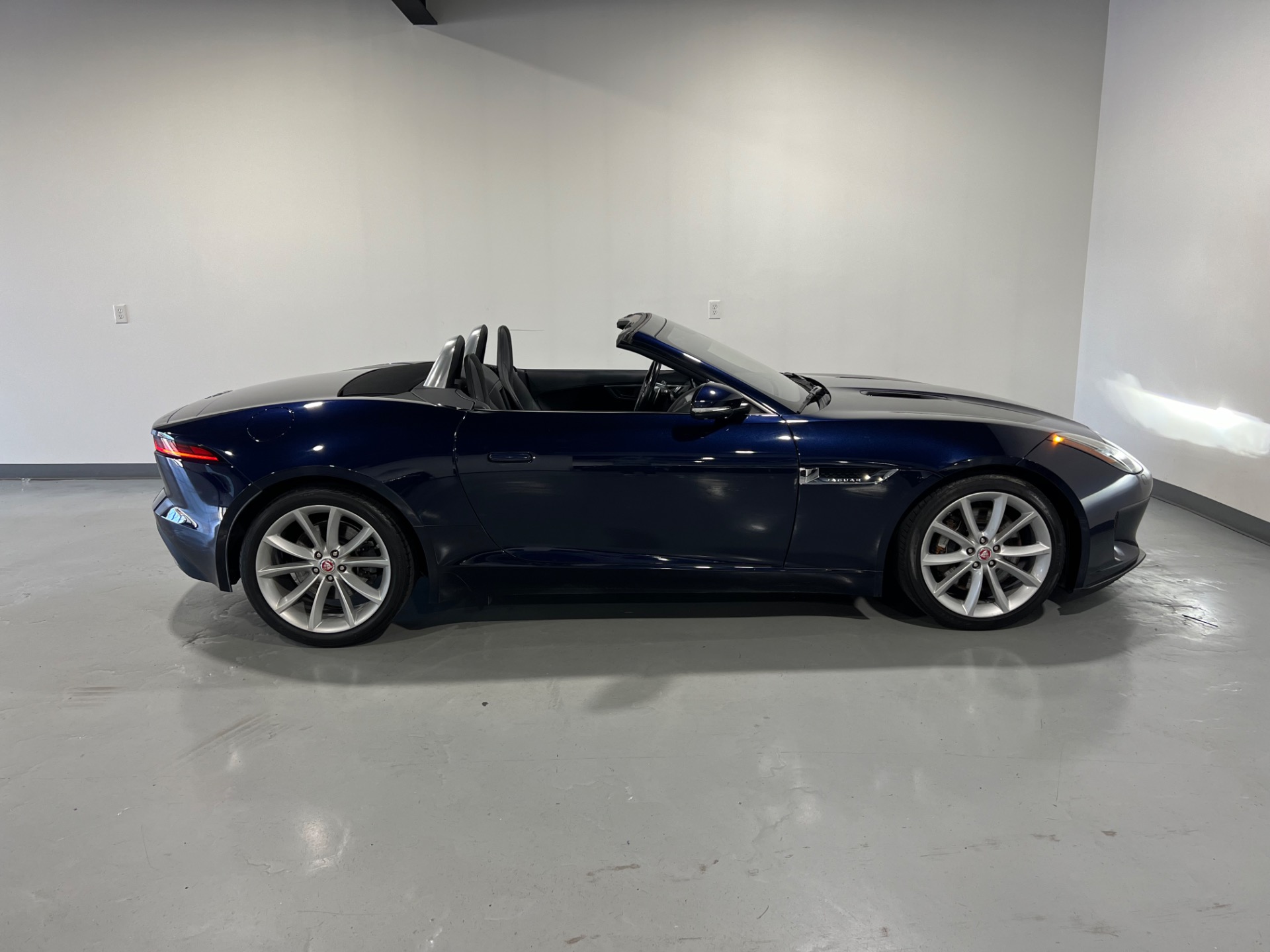Used 2019 Loire Blue Metallic Jaguar F-TYPE P300 CONVERTIBLE P300 For ...