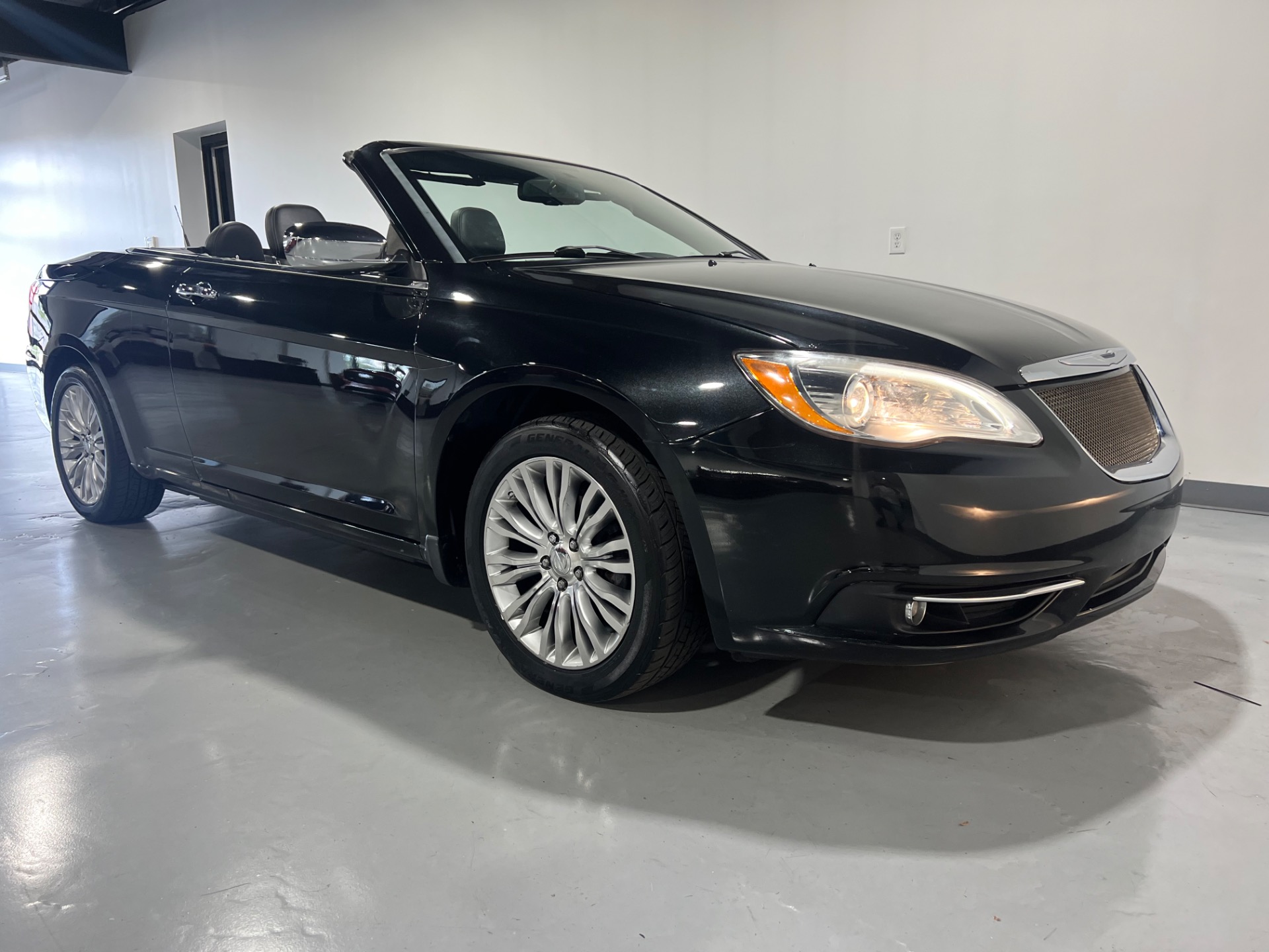 Used 2011 Brilliant Black Crystal Pearl Coat Chrysler 200 LIMITED 2DR ...