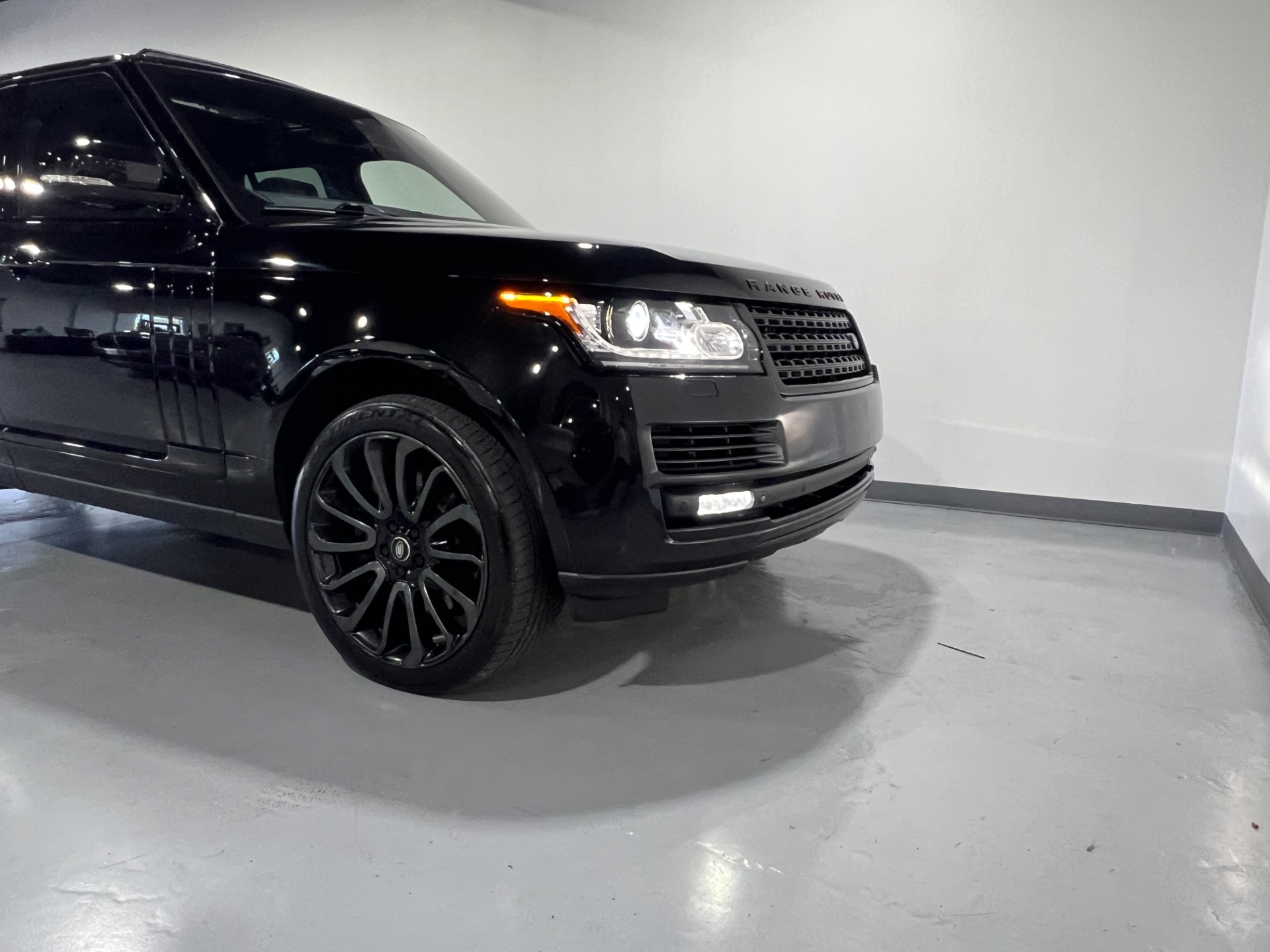 Used 2015 Santorini Black Metallic Land Rover Range Rover Supercharged ...