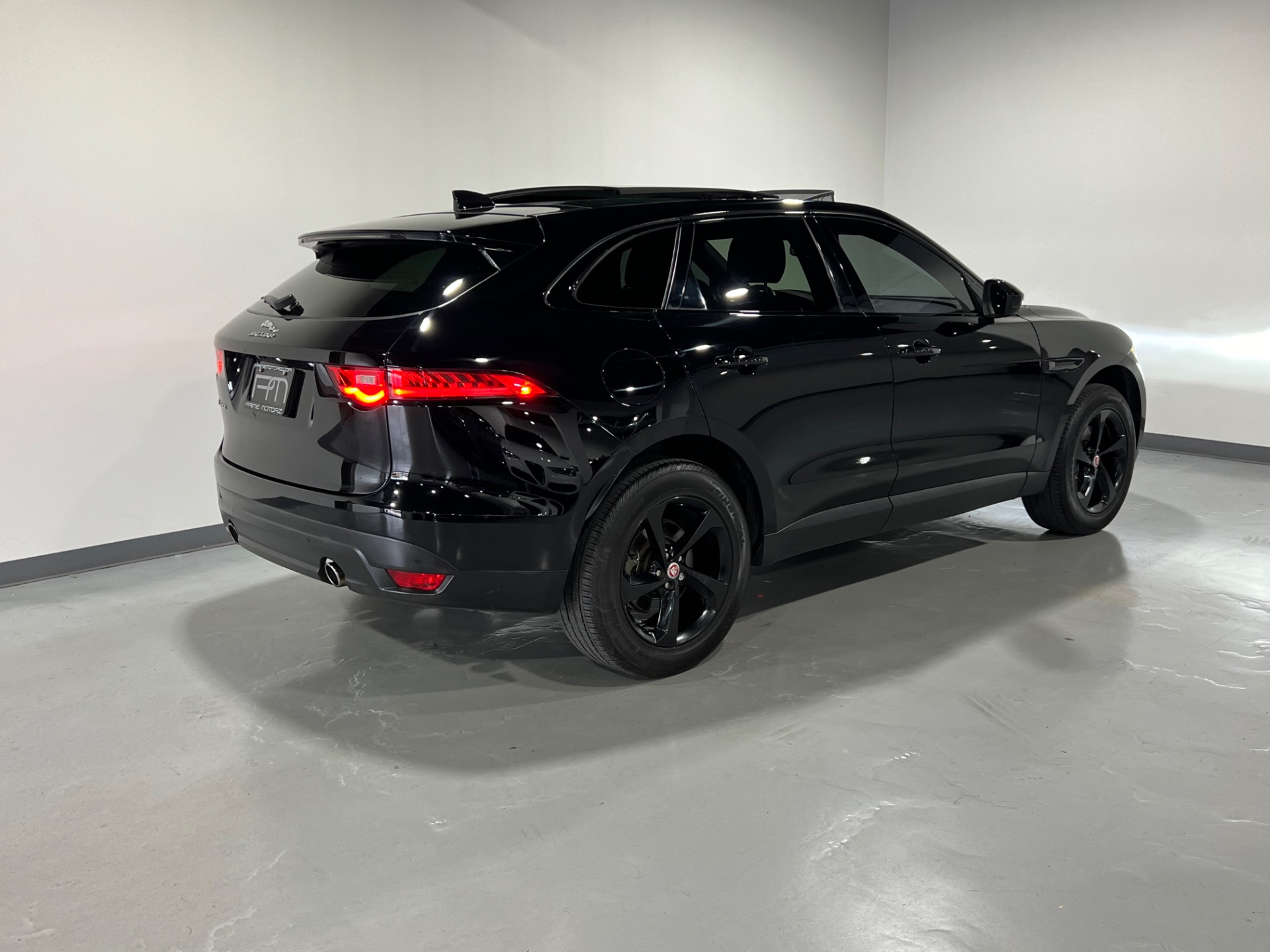 Used 2017 Ebony Black Jaguar F-PACE 35t Prestige AWD 35t Prestige For ...