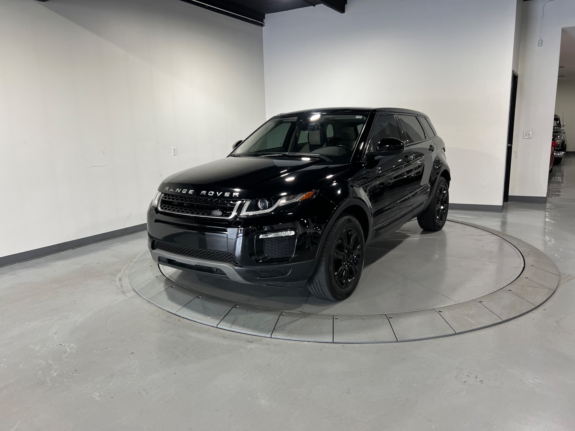 Used 2018 Santorini Black Metallic Land Rover Range Rover Evoque SE ...
