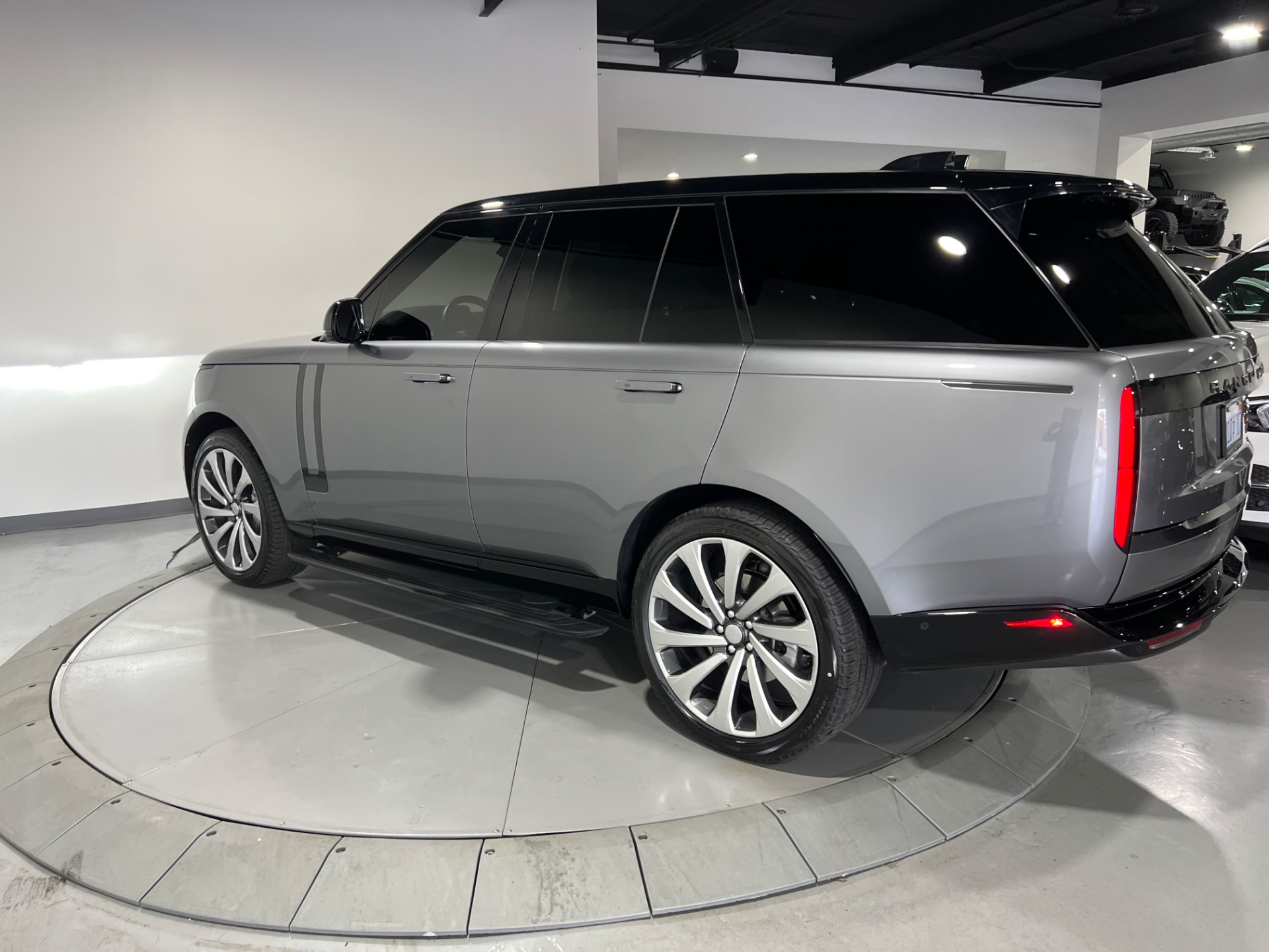 Used 2023 Eiger Grey Metallic Land Rover Range Rover P400 SE 4DR SUV ...